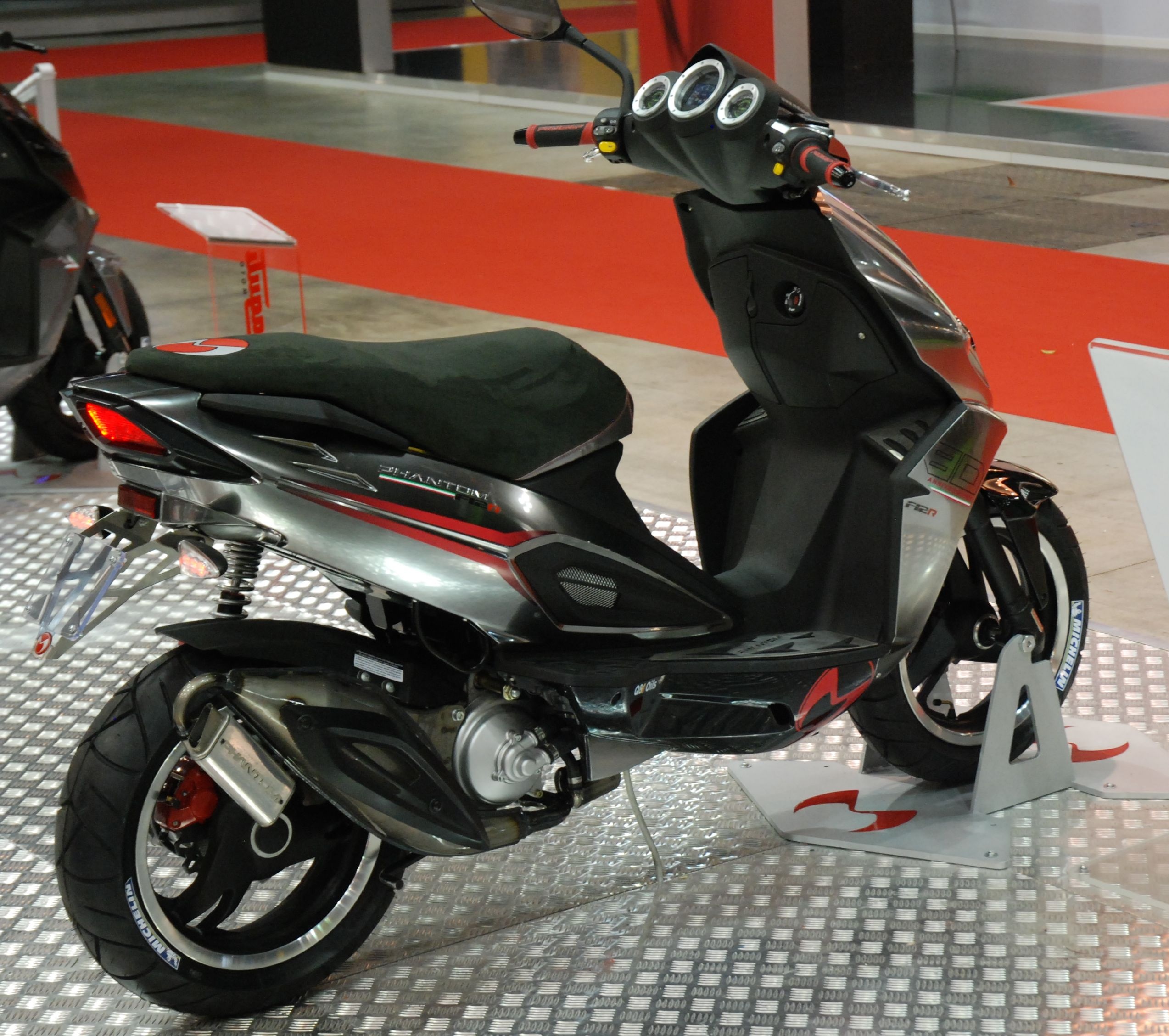 Malaguti Phantom F12R LC - Pagina 3 - Scooter Tourclub Nederland