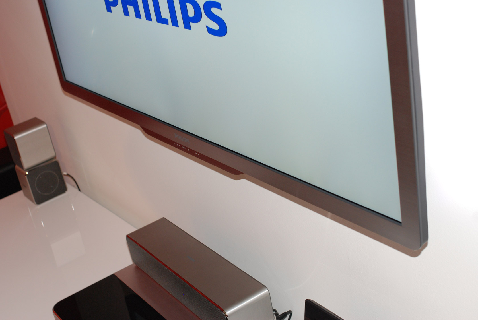 Philips Cinema 21:9 Gold Series: 3d-thuisbioscoop - Hands-on - Tweakers