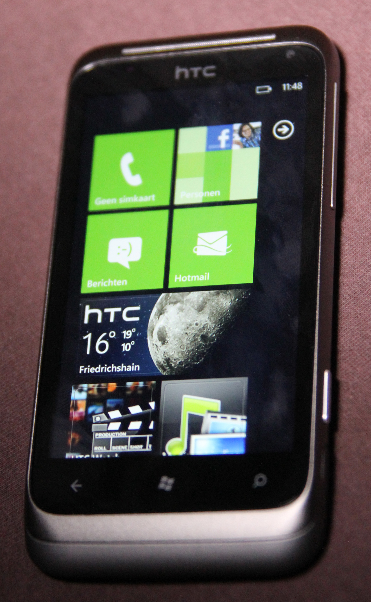 IFA: Hands-on: HTC Titan en HTC Radar - Tweakers