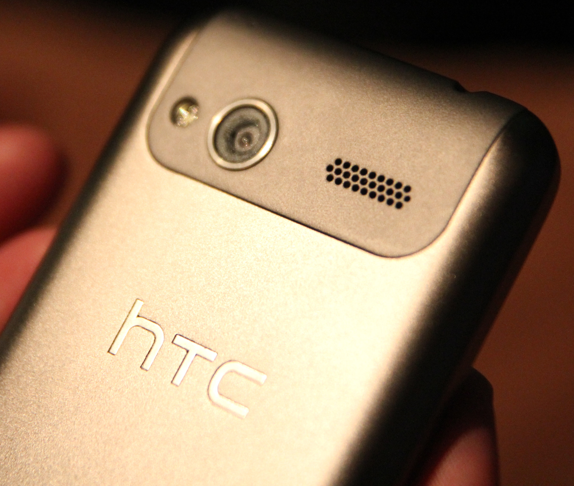 IFA: Hands-on: HTC Titan en HTC Radar - Tweakers