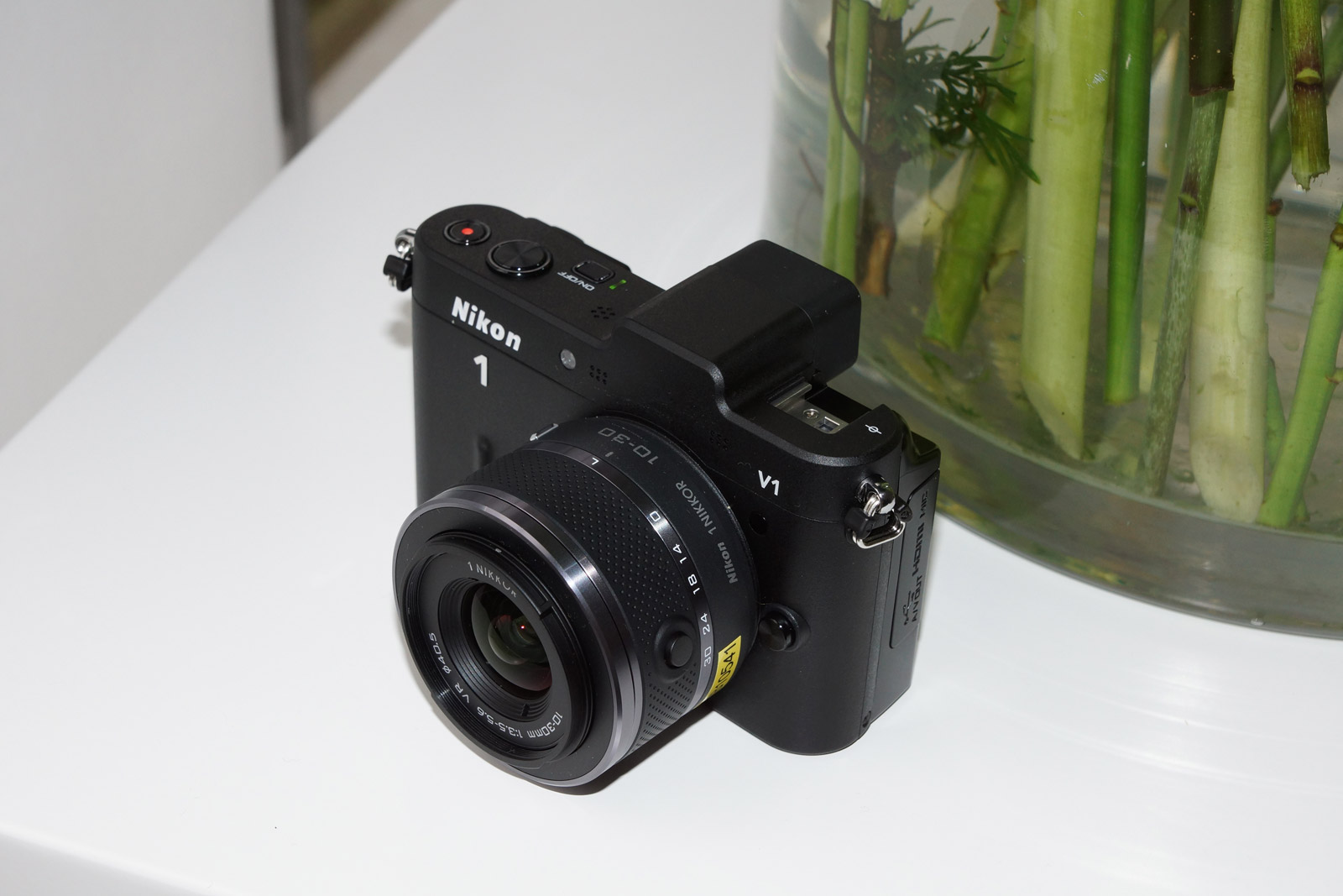 Nikon 1 V1 en J1 - Hands-on - Tweakers