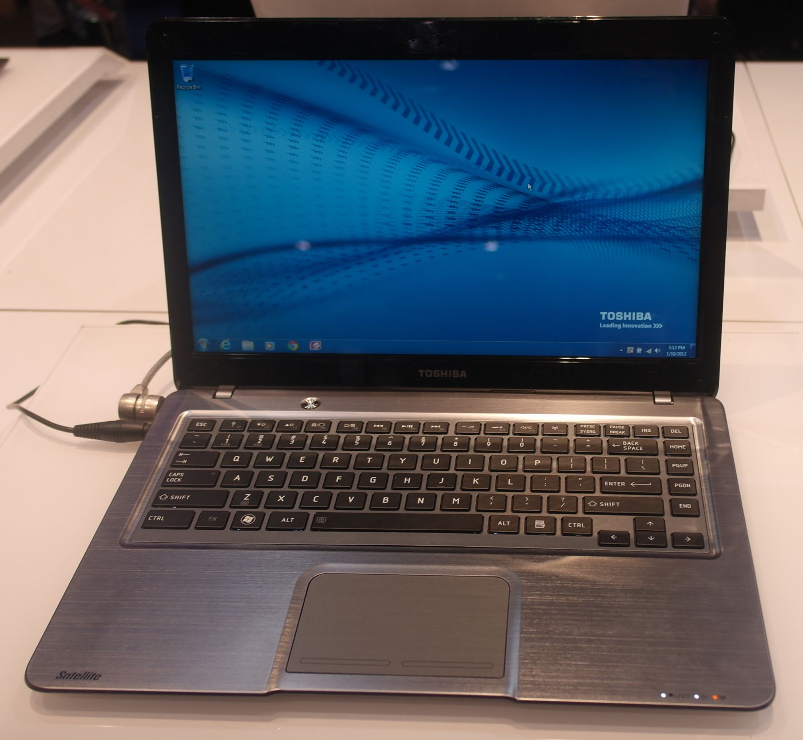 Toshiba komt met betaalbare 14"-ultrabook - Tweakers
