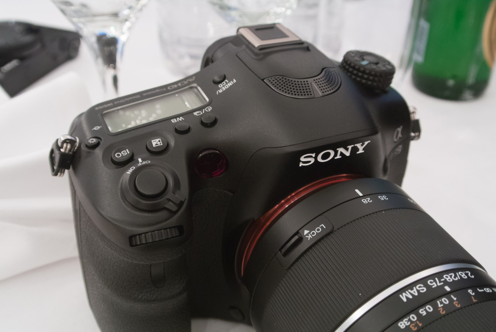Sony Alpha A99: fullframe met vaste spiegel - Hands-on - Tweakers