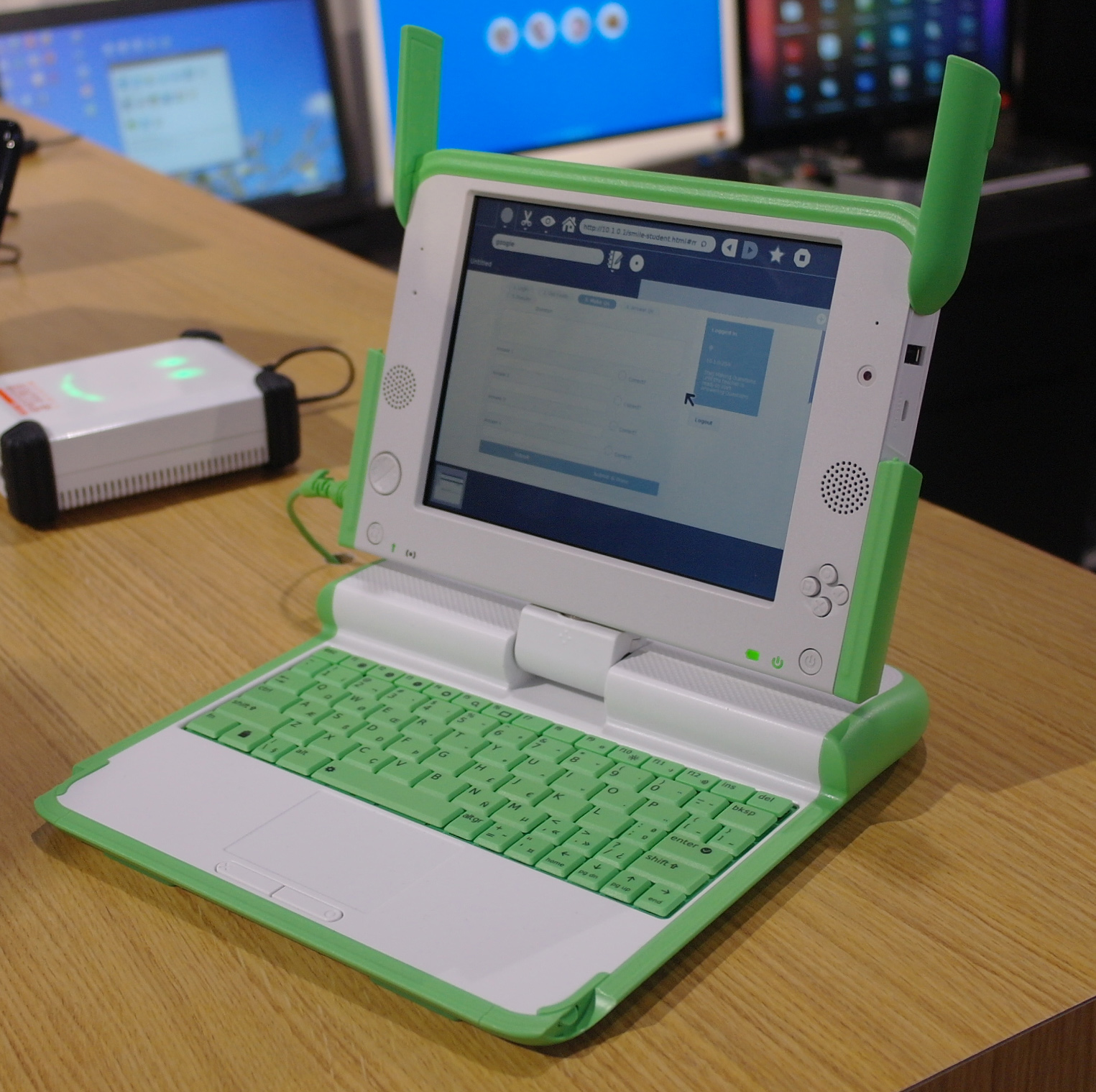 One Laptop Per Child toont nieuwe 7"-Android tablet - Tweakers