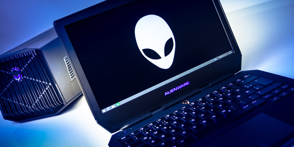 Alienware 13 Review - Uiterlijk, toetsenbord en aansluitingen - Tweakers
