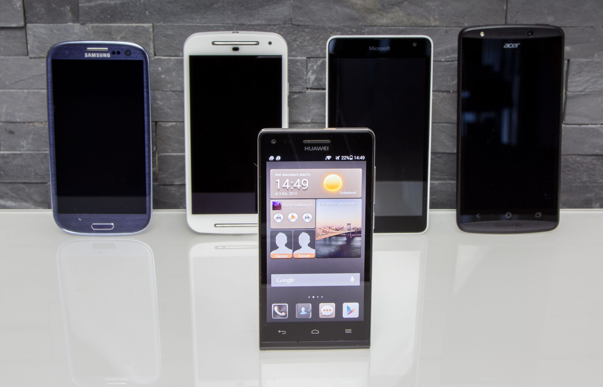 Goedkope smartphones Shoot-out - Round-up - Tweakers
