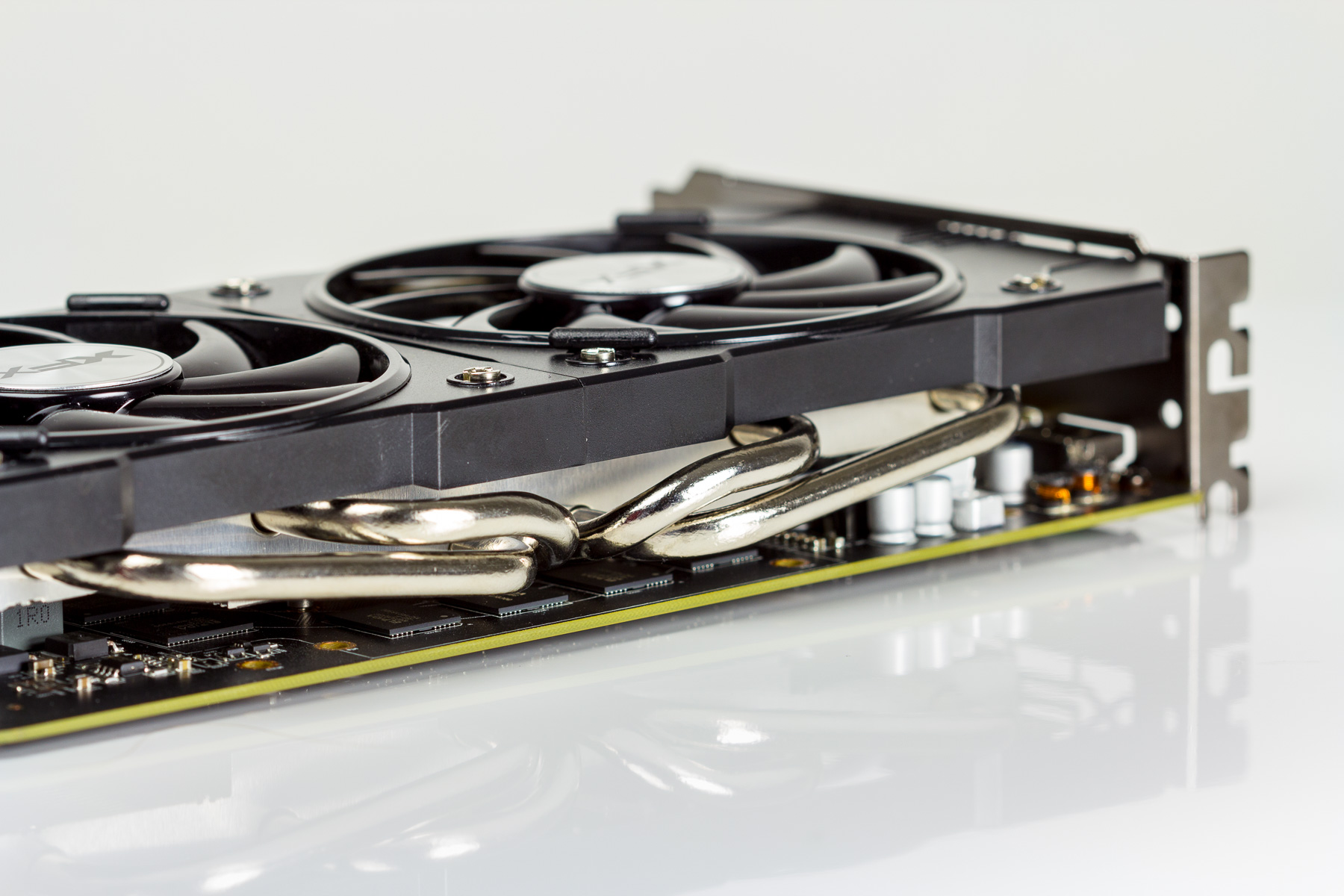 XFX Radeon R9 380X Review - Testsystemen en drivers - Tweakers