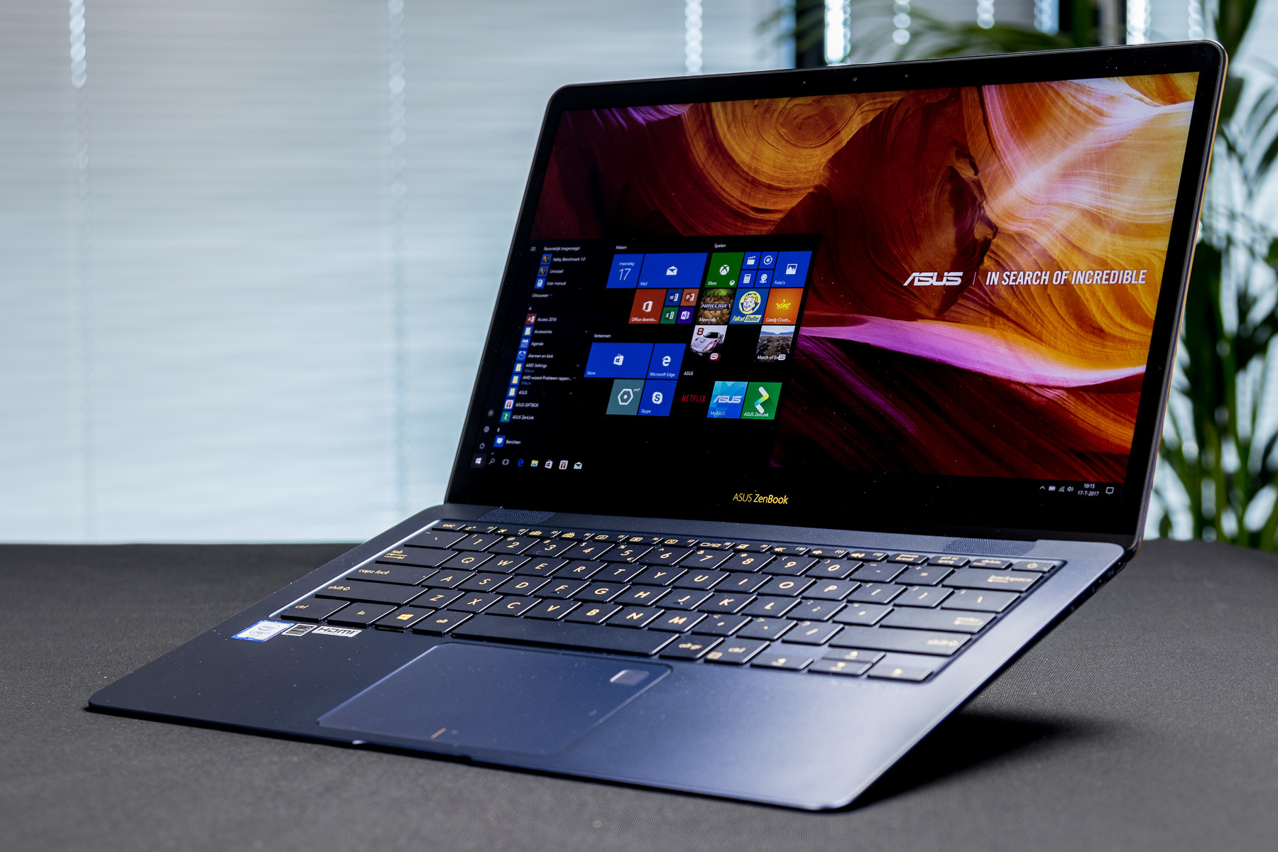 Asus Zenbook 3 Deluxe Review - Tweakers