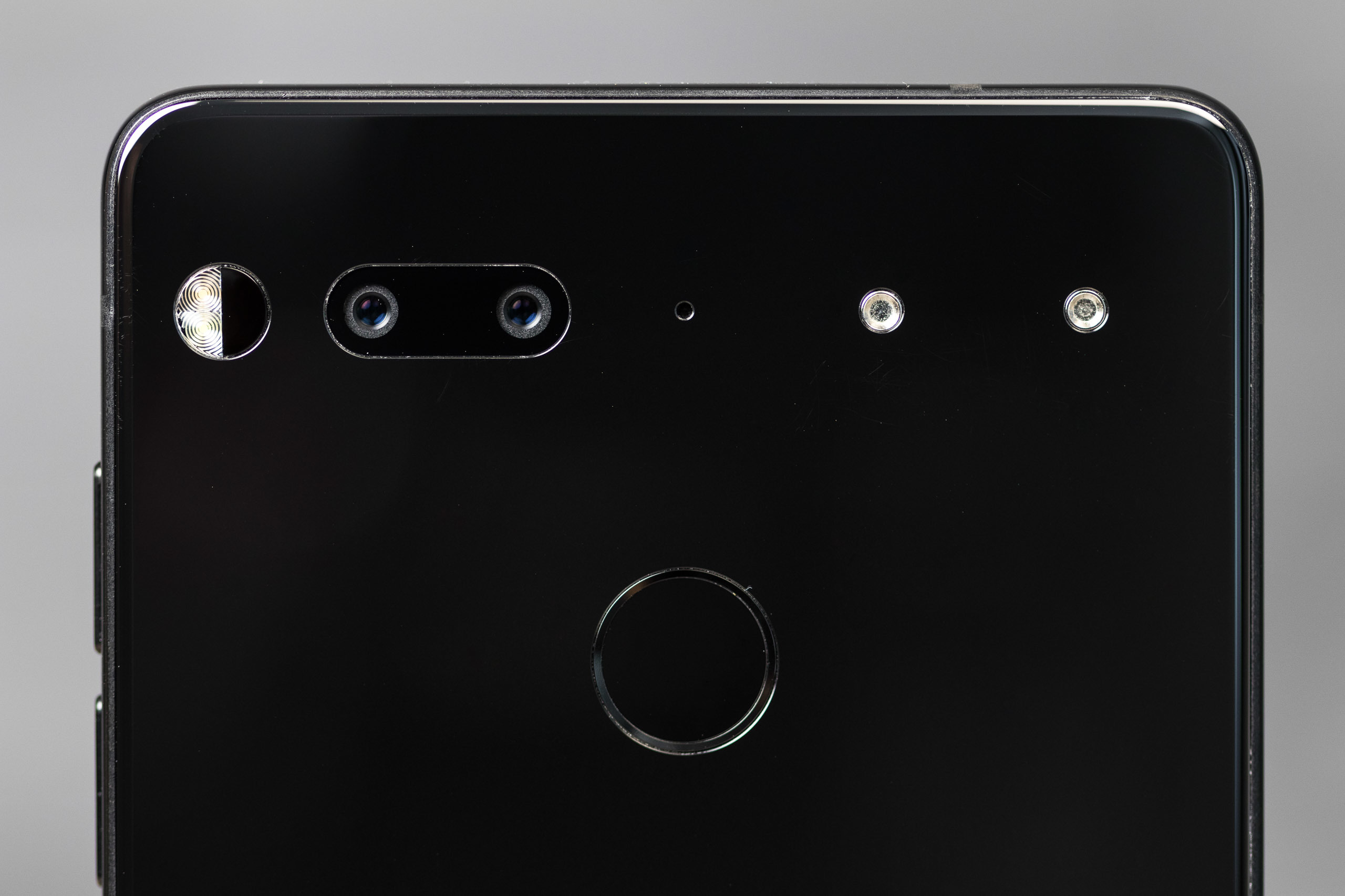 Essential Phone PH-1 Review - Tweakers