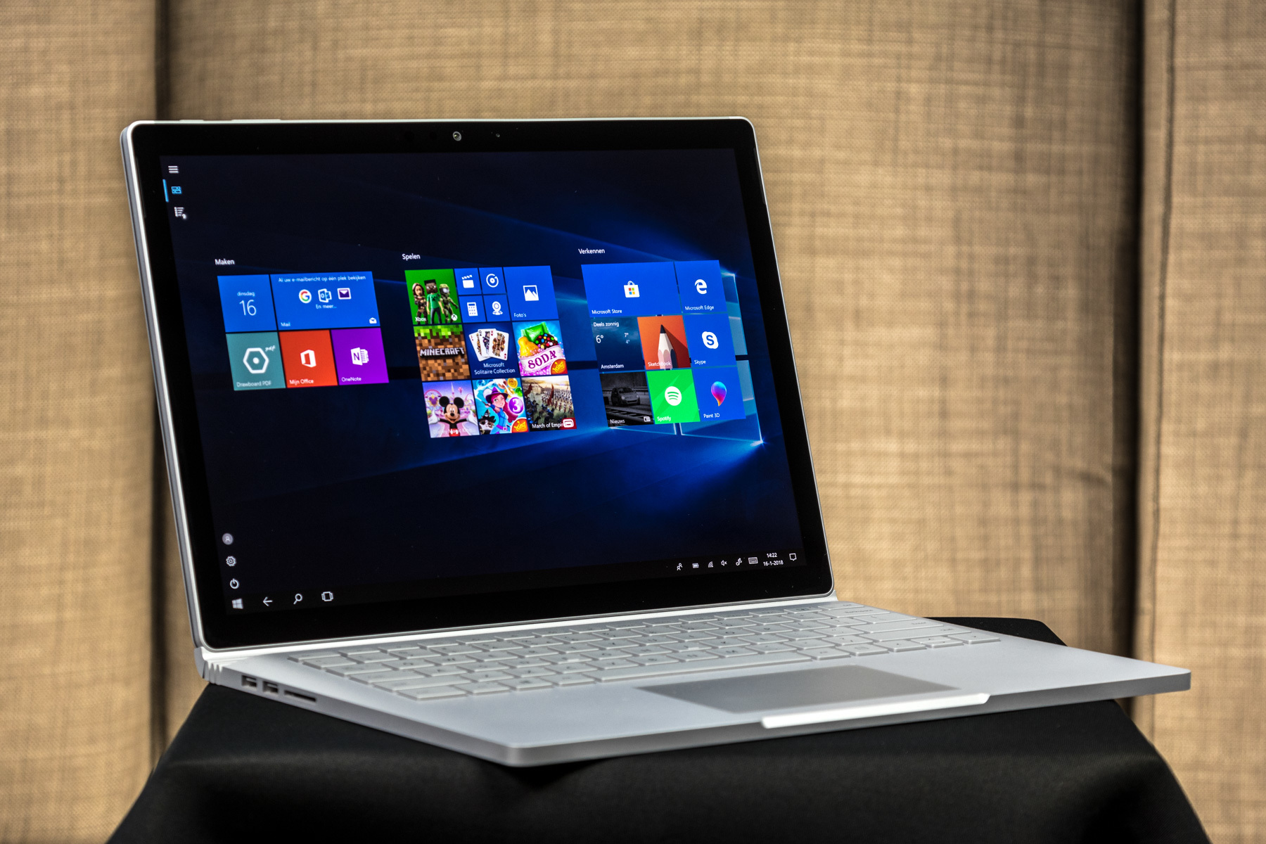 Microsoft Surface Book 2 Review - Tweakers