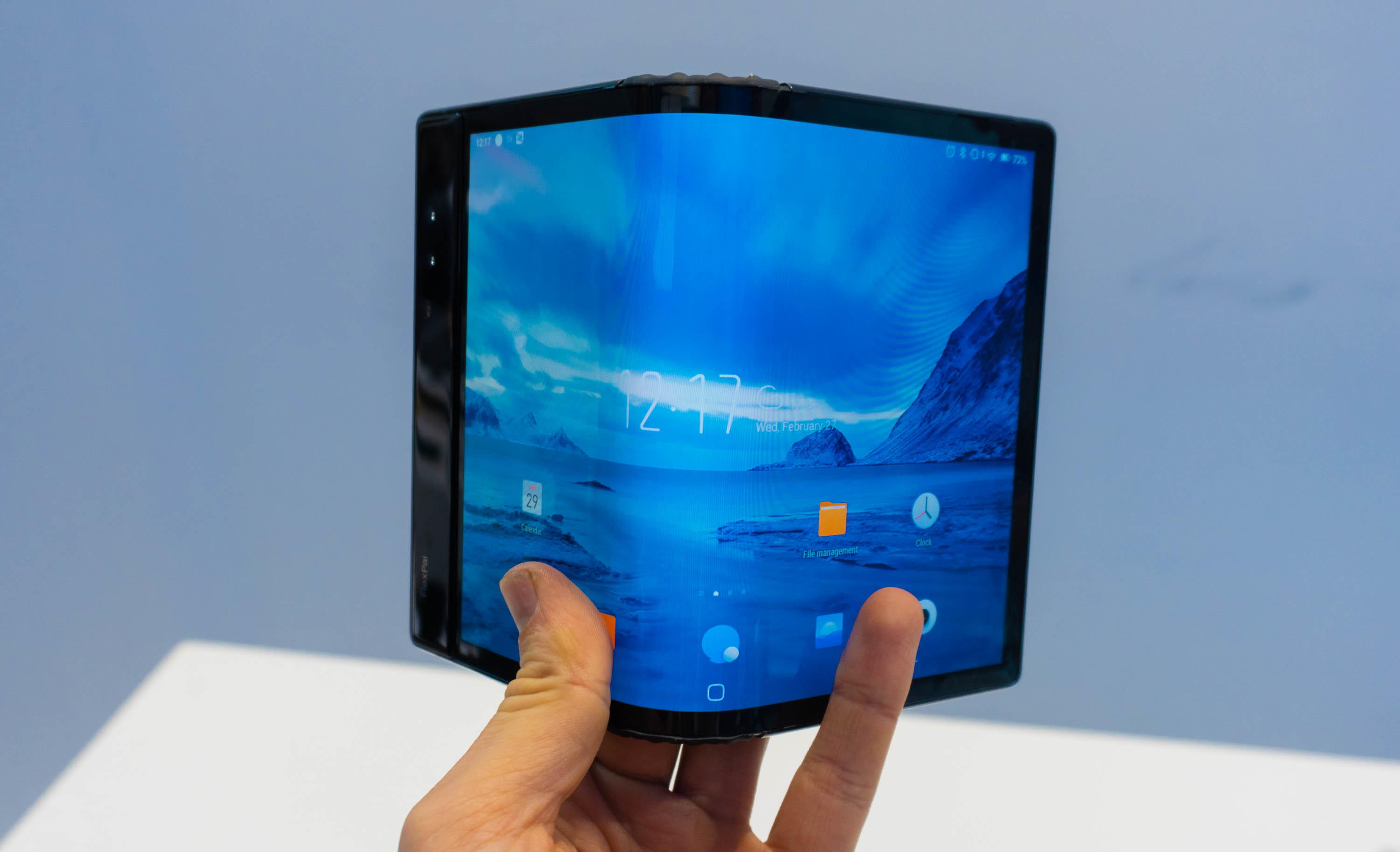 Foldable smartphones - Tweakers