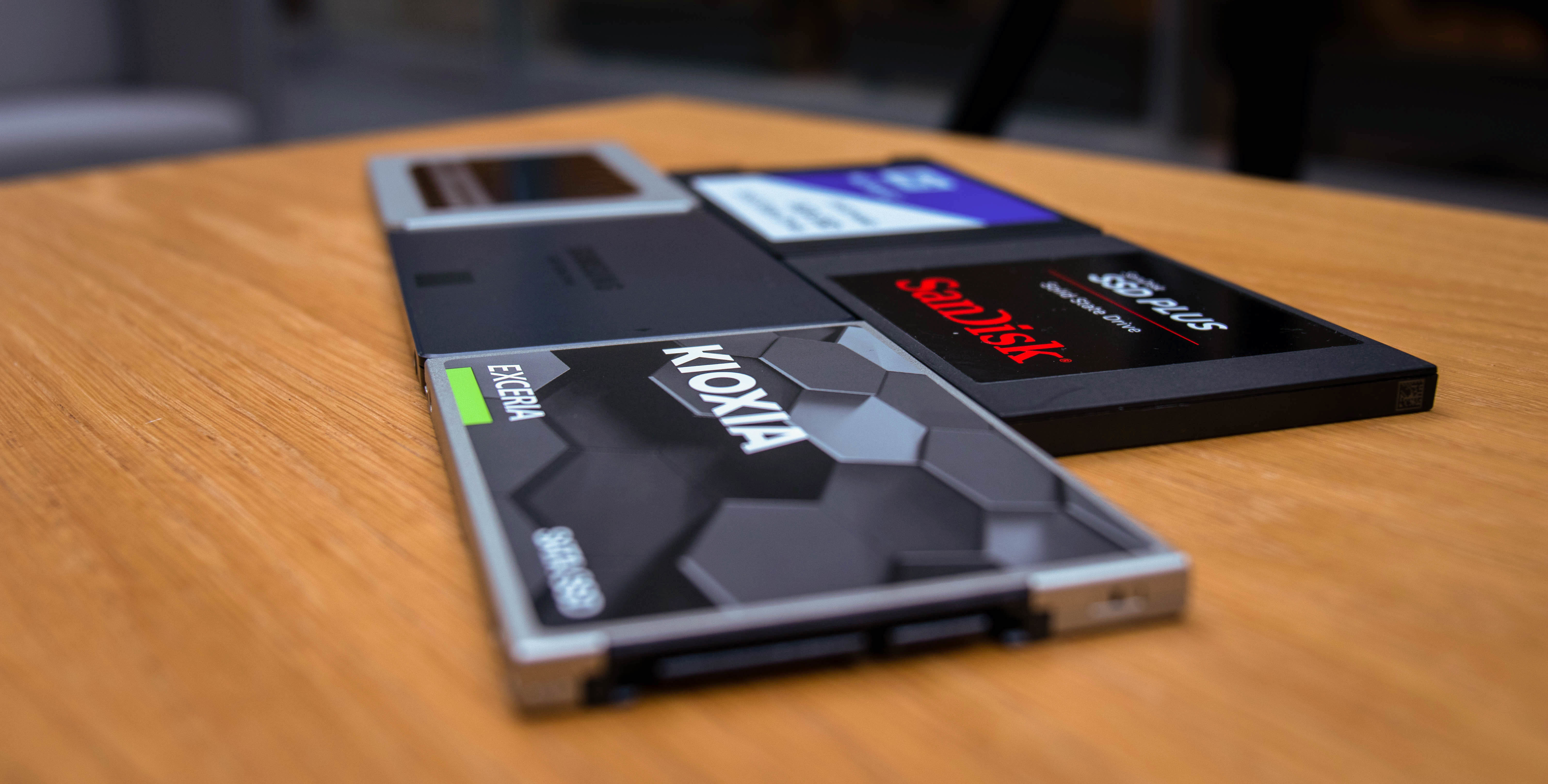 40 SATA-ssd's Round-up - Tweakers