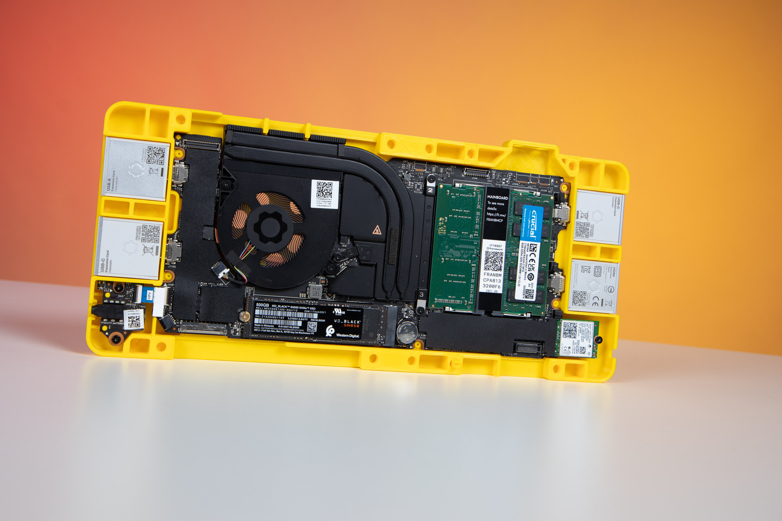 CoolerMaster Framework-mobobehuizing - Tweakers