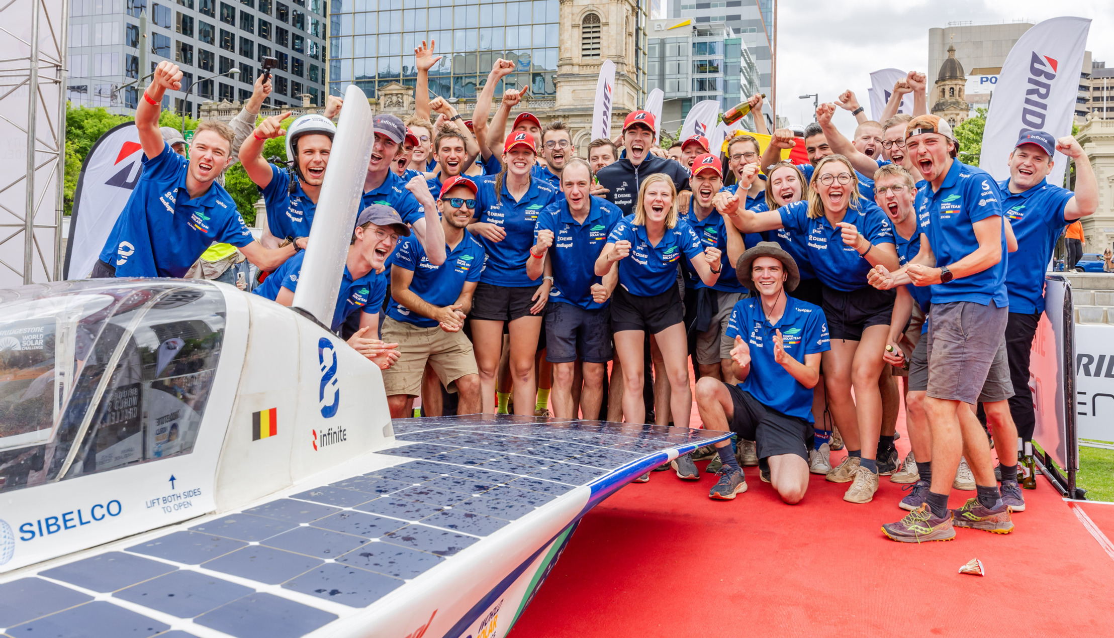 Belgisch team wint tweemaal op rij World Solar Challenge, Twents team ...