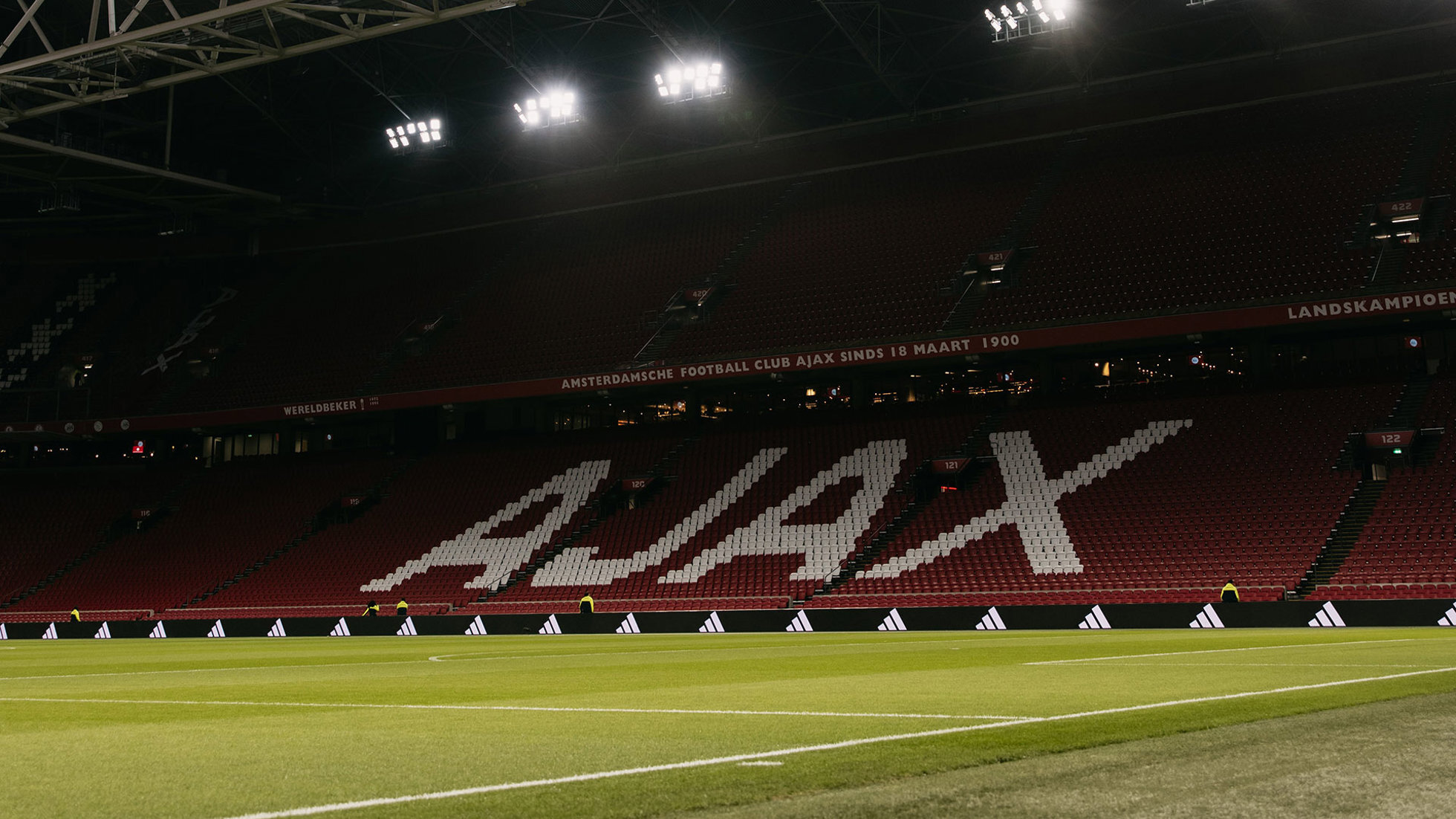Ajax meldt datalek van e-mailadressen en info over stadionverboden ...