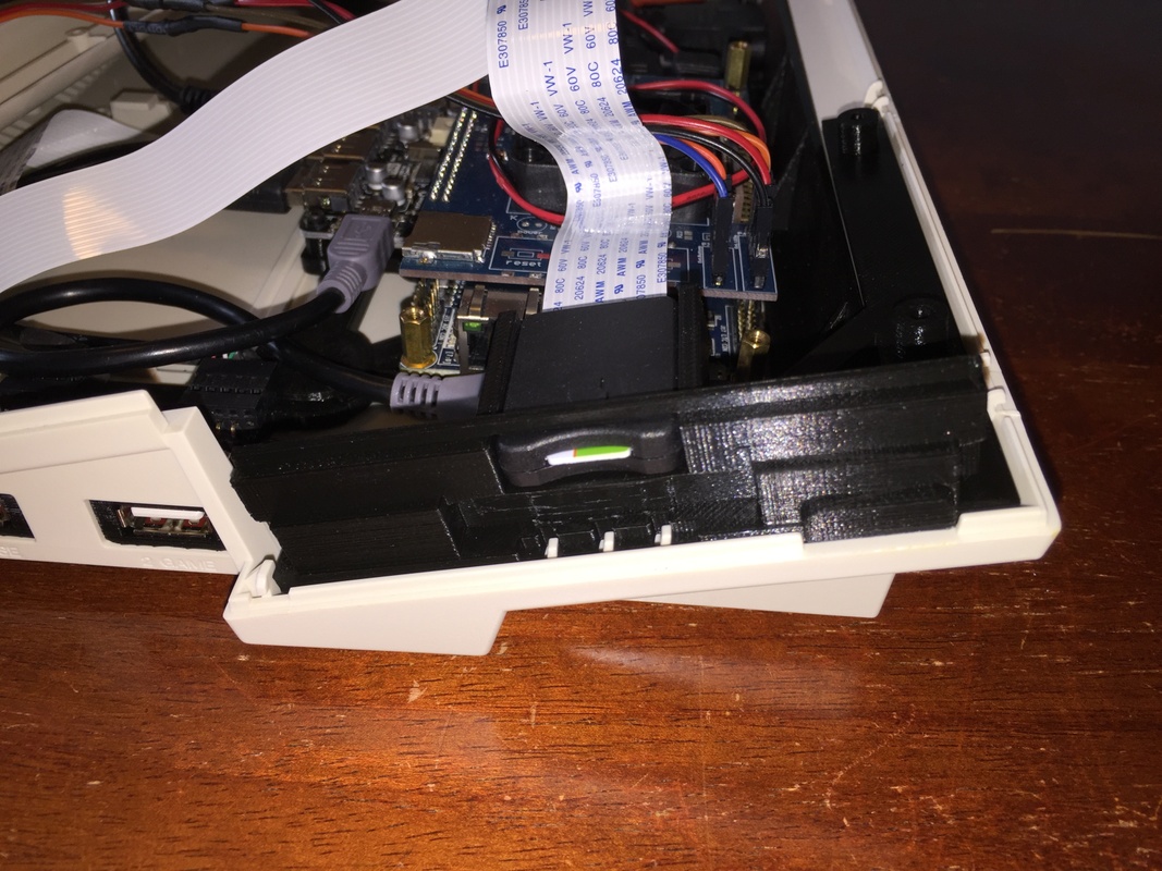 Hobbyist bouwt Amiga 600 op basis van fpga - Computer - .Geeks - Tweakers