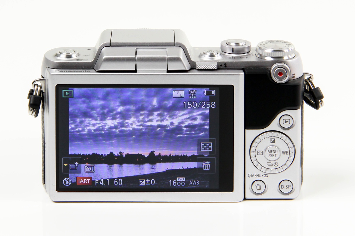 Panasonic Lumix GF7 Review - Tweakers