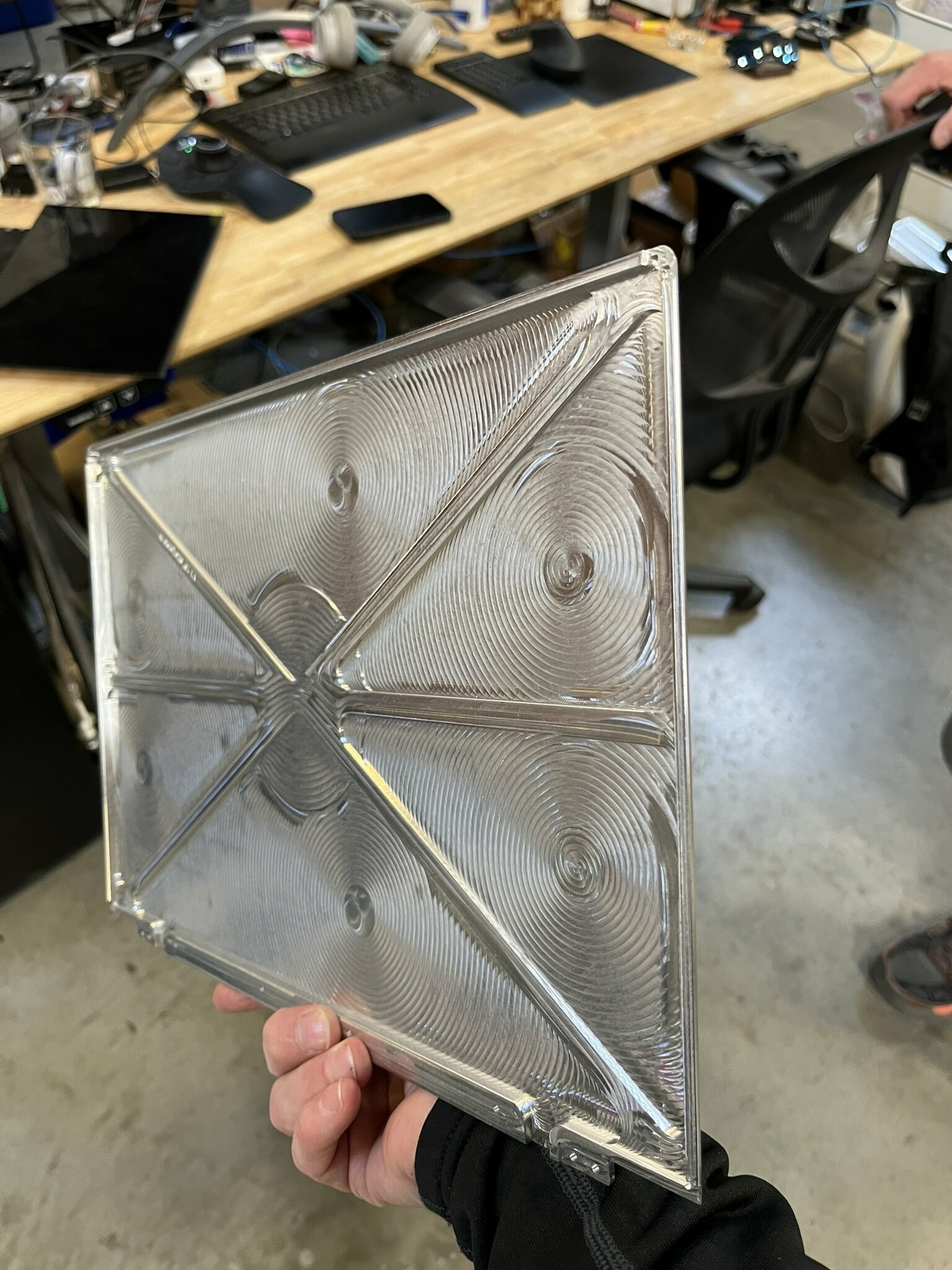 System76 toont teaser van eerste zelfgemaakte Linux-laptop - Computer ...