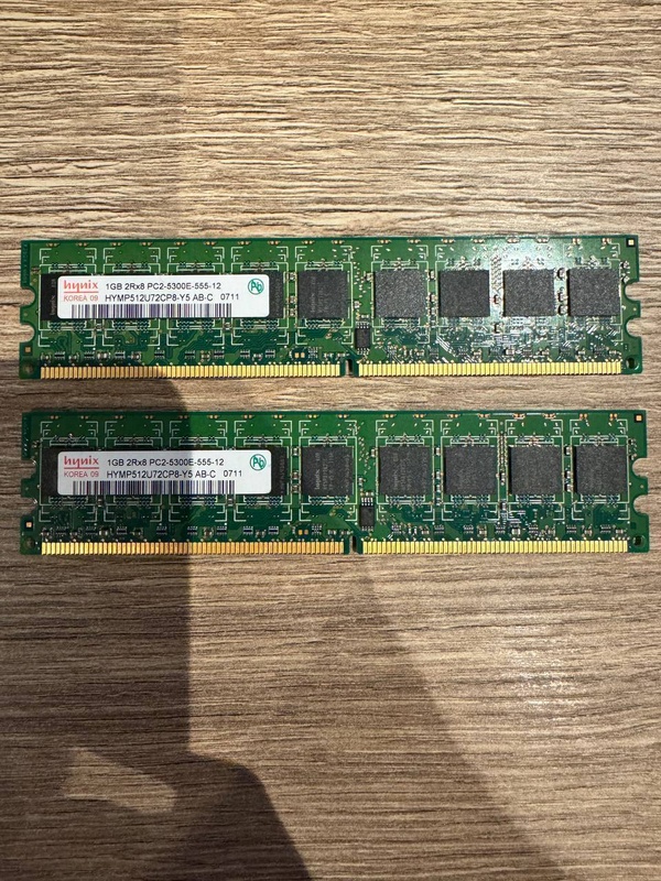 2 stuks HYMP512U72CP8-Y5 AB-C Hynix 1GB PC2-5300 DDR2-667 ECC ...