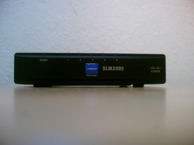 Linksys SLM2005 5-port 10/100/1000 Gigabit Smart Switch with PD and AC ...