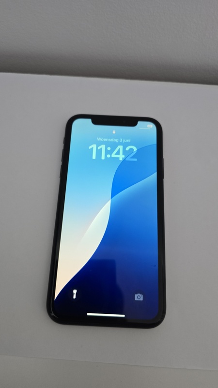 Apple iPhone XR 64GB (usb-A kabel/lader/oortjes) Zwart aangeboden ...