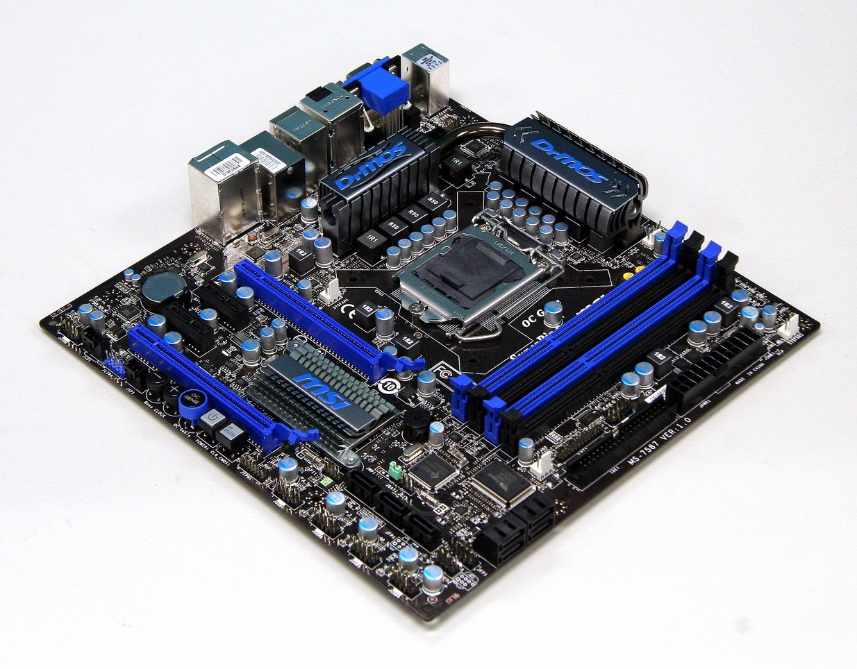 MSI toont micro-atx-moederbord met H57-chipset - Tweakers