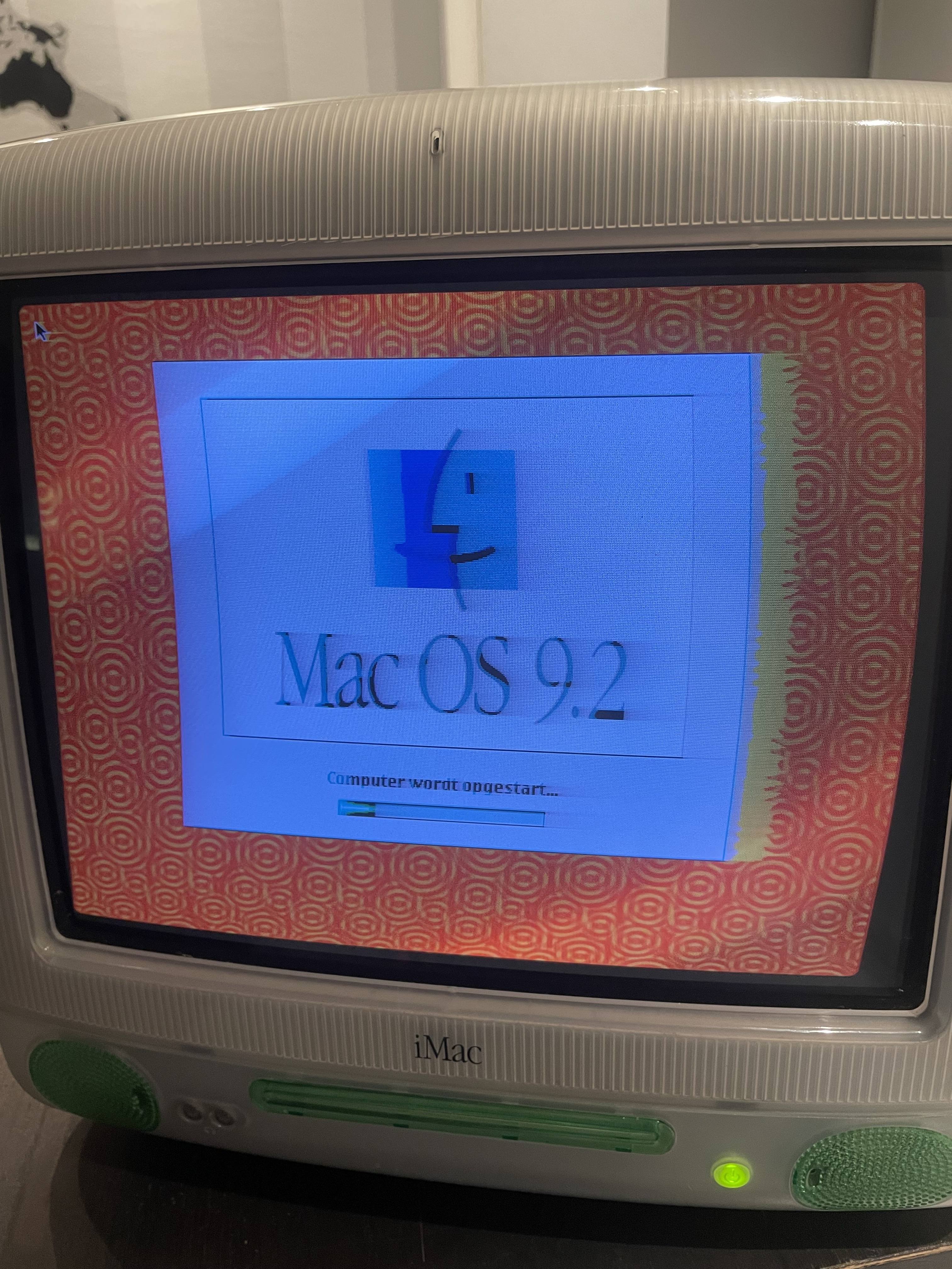 Scherm iMac G3 doet raar - Macs en software - GoT
