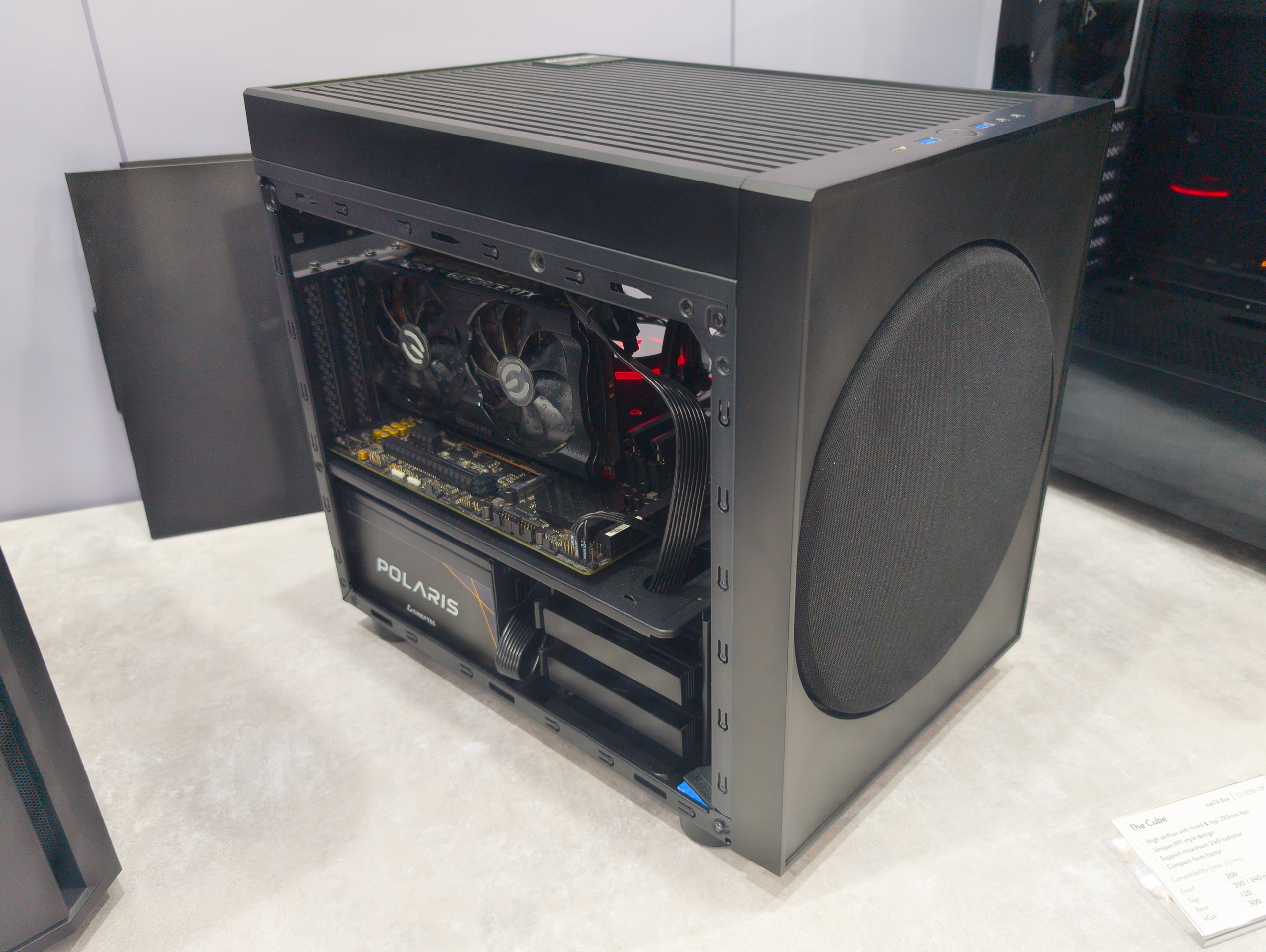 Chieftec The Cube en witte Vista-behuizingen zijn binnenkort te koop ...