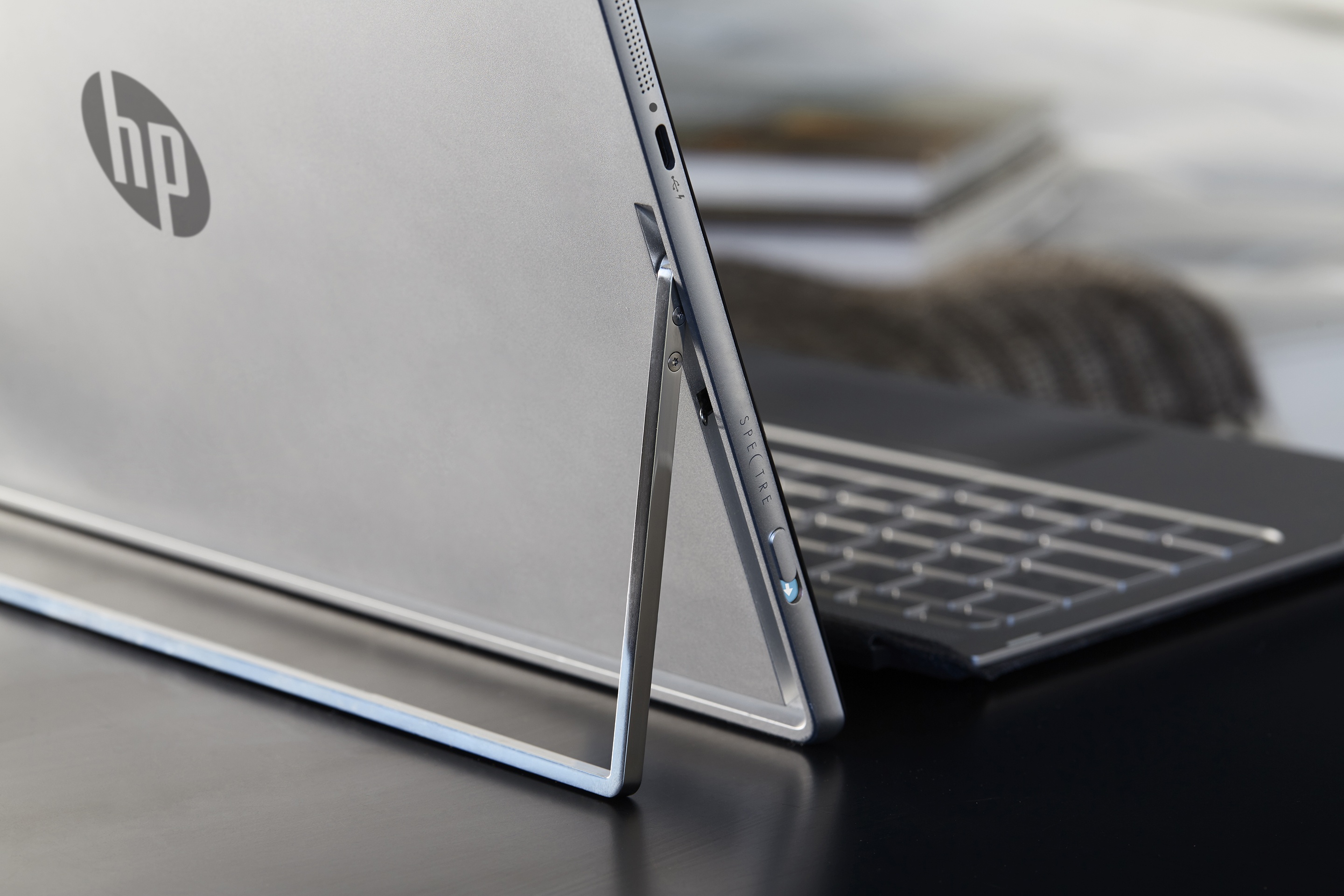 HP brengt Spectre x2-convertible en 12,9mm dunne Envy-laptop uit - Tweakers
