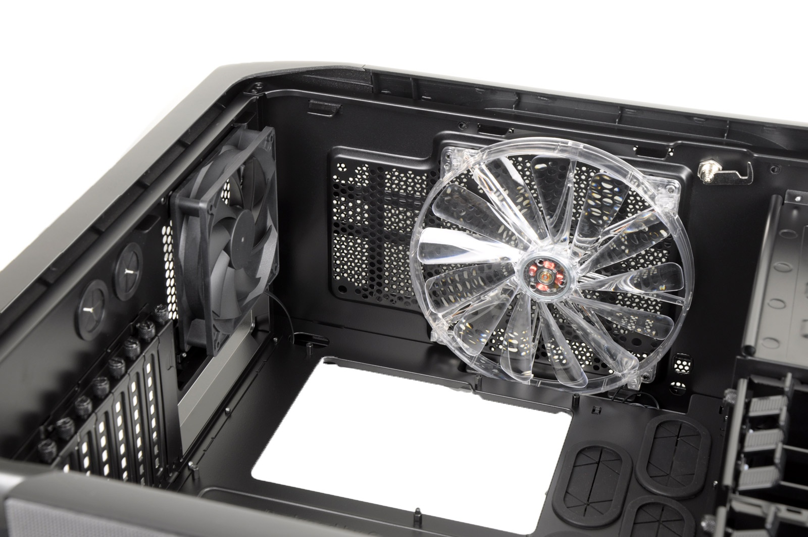 De Corsair Graphite 600T-behuizing getest - Review - Tweakers