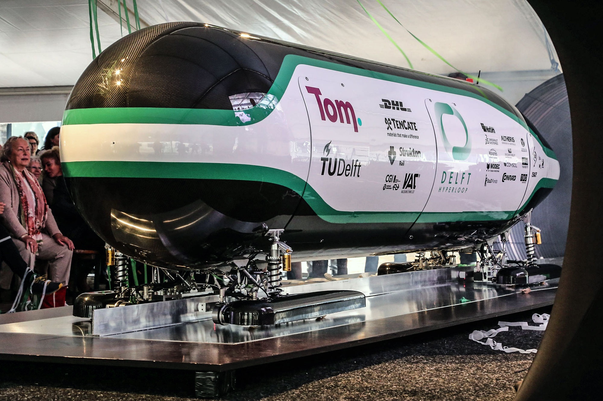 TU Delft presenteert Hyperloop-capsule - update - Tweakers