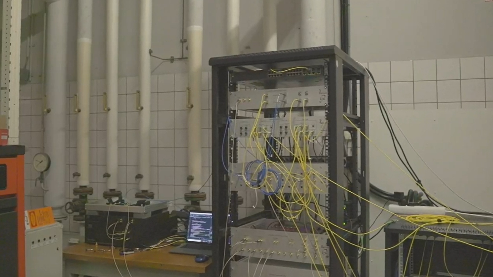 QuTech demonstreert distributie quantumsleutels via centrale node over ...