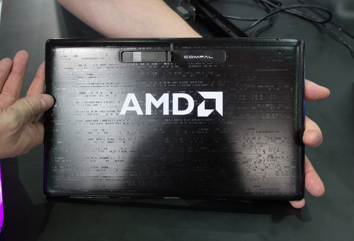 AMD toont prototype Windows 8-tablet met Trinity-apu - Tweakers
