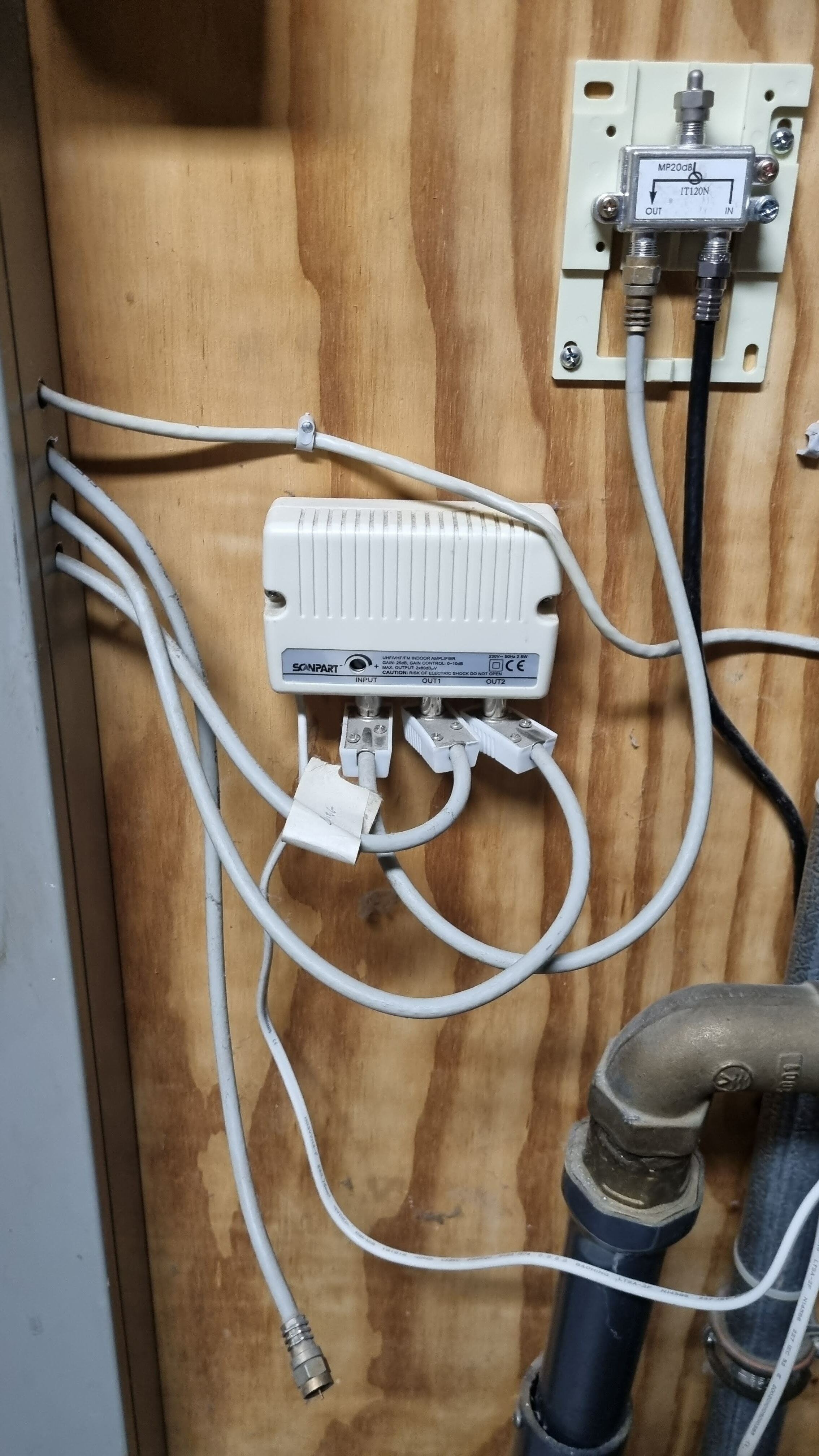 soort UTP kabel Telenet accesspoint - Netwerken - GoT