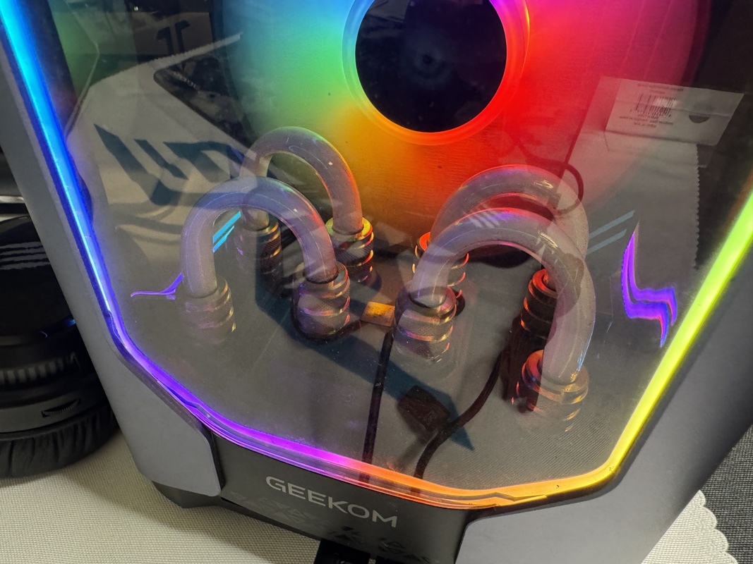 Geekom gaat 'kleinste watergekoelde game-pc' upgraden naar Nvidia RTX ...