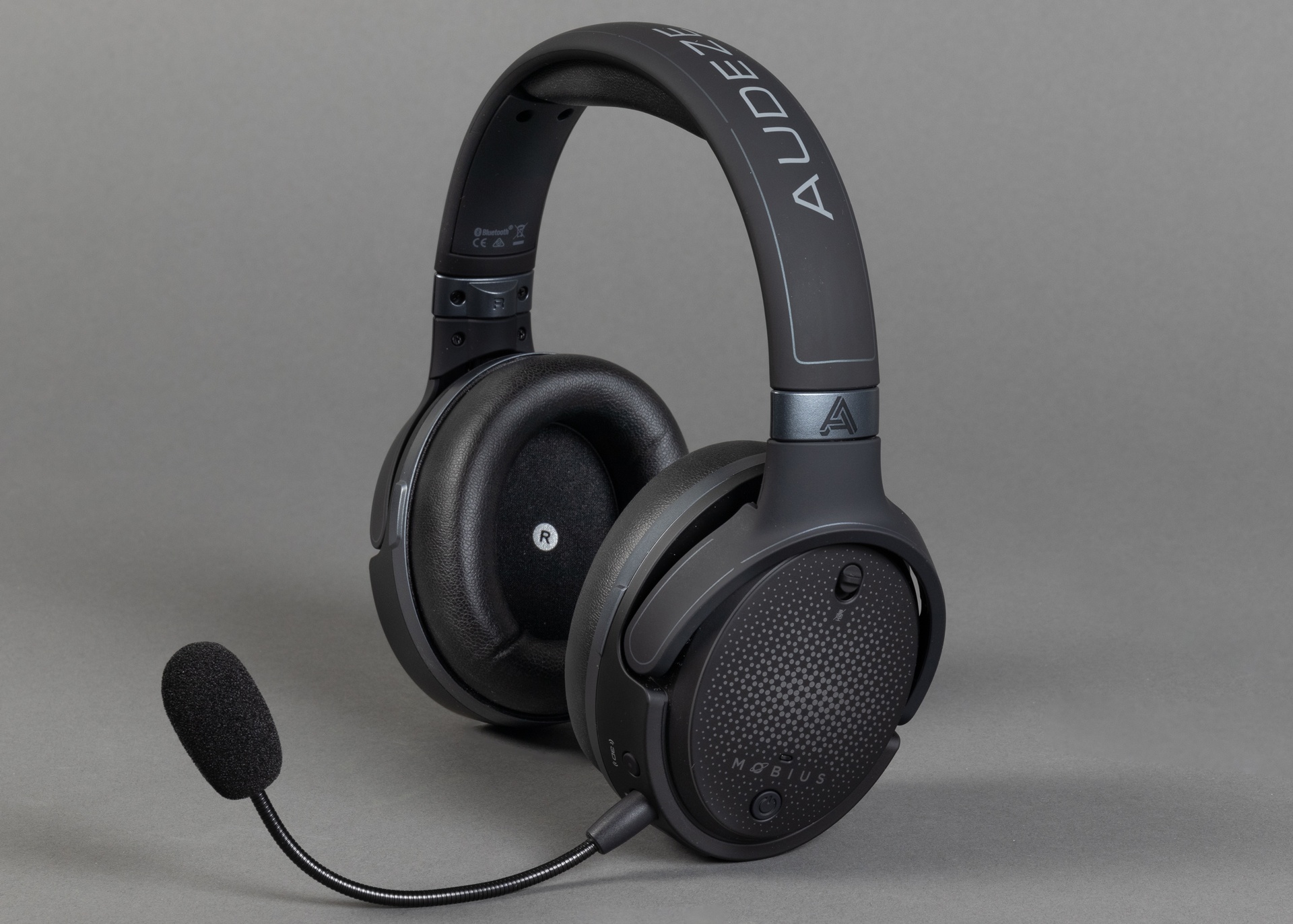 Drie gamingheadsets met headtracking - Review - Tweakers