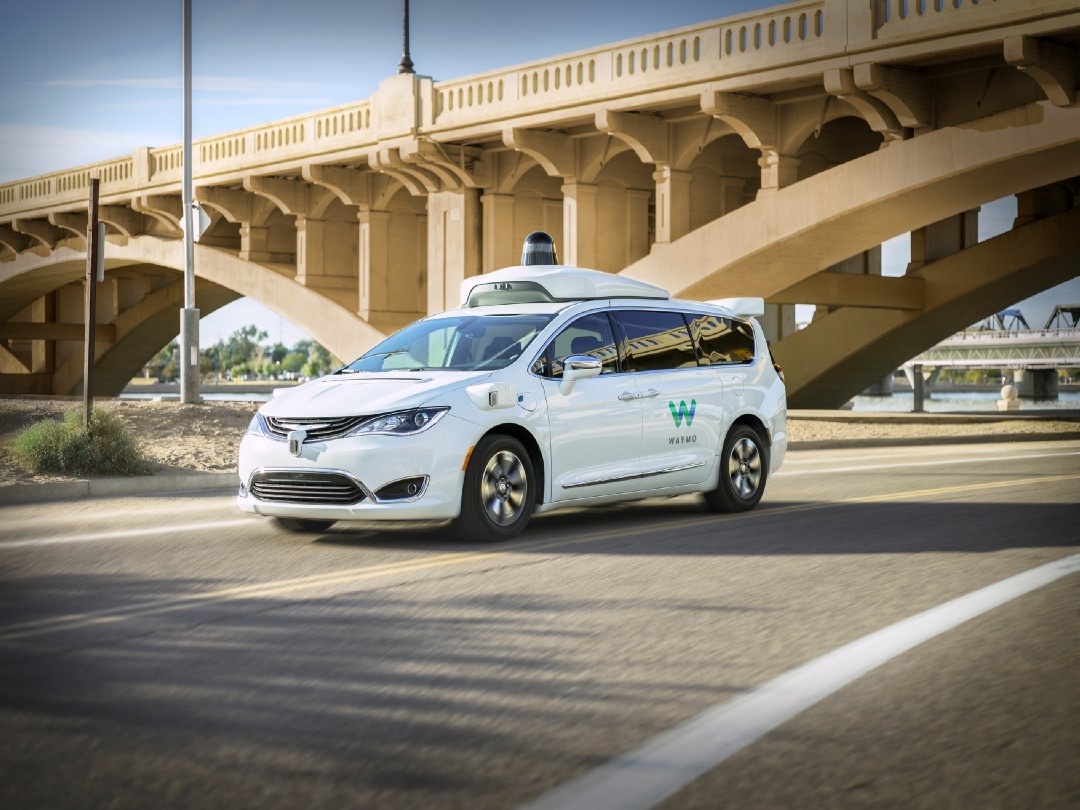 Google zusterbedrijf Waymo Begint Met Aanbieden Zelfrijdende Taxi s google-zusterbedrijf-waymo-begint-met-aanbieden-zelfrijdende-taxi-s