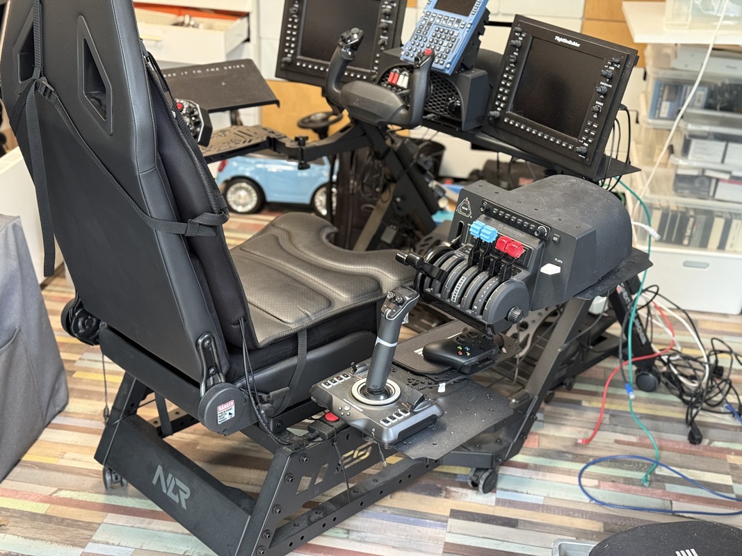 Next Level Racing Flight Simulator Stand + Seat Pro aangeboden - Vraag ...
