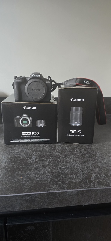 Canon EOS R50 + RF-S 18-45 + RF-S 55-210 Kit Zwart aangeboden - Vraag ...