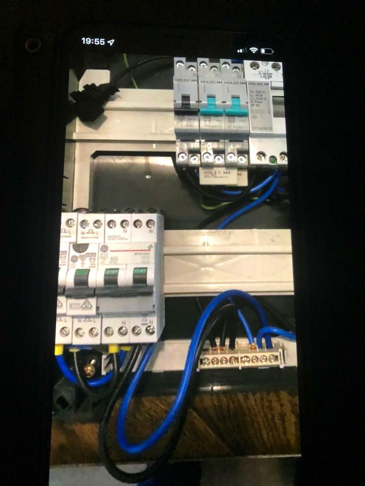 Hoofdschakelaar plaatsen groepenkast - Duurzame energie en installaties ...