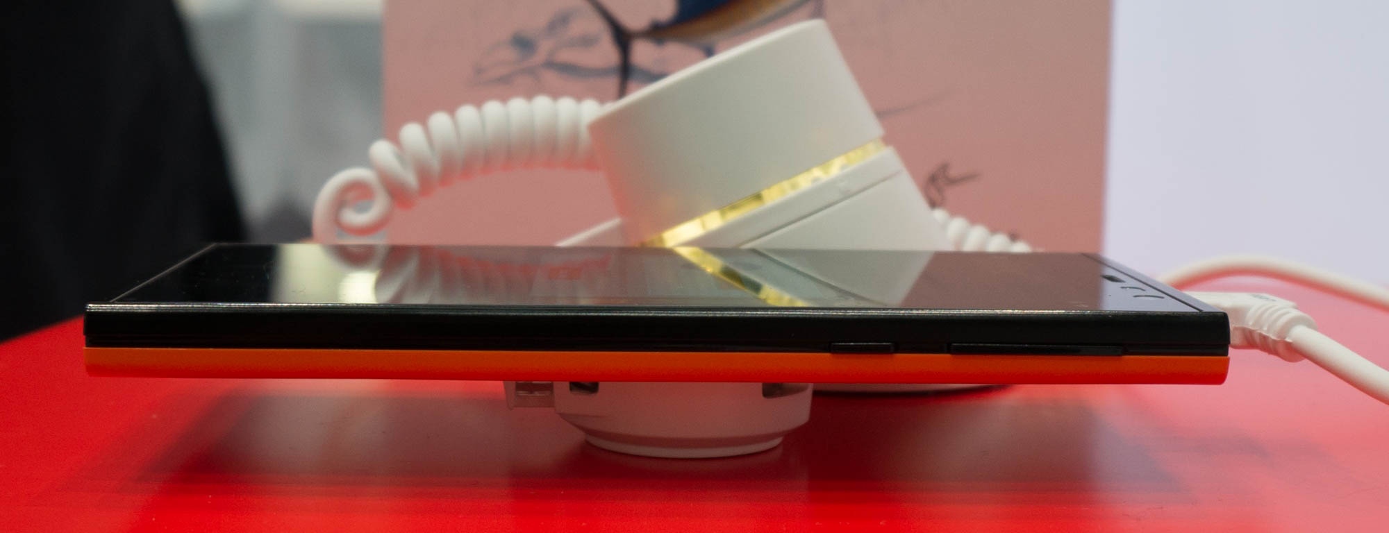 Intex Aqua Fish met Sailfish Preview - De telefoon - Tweakers