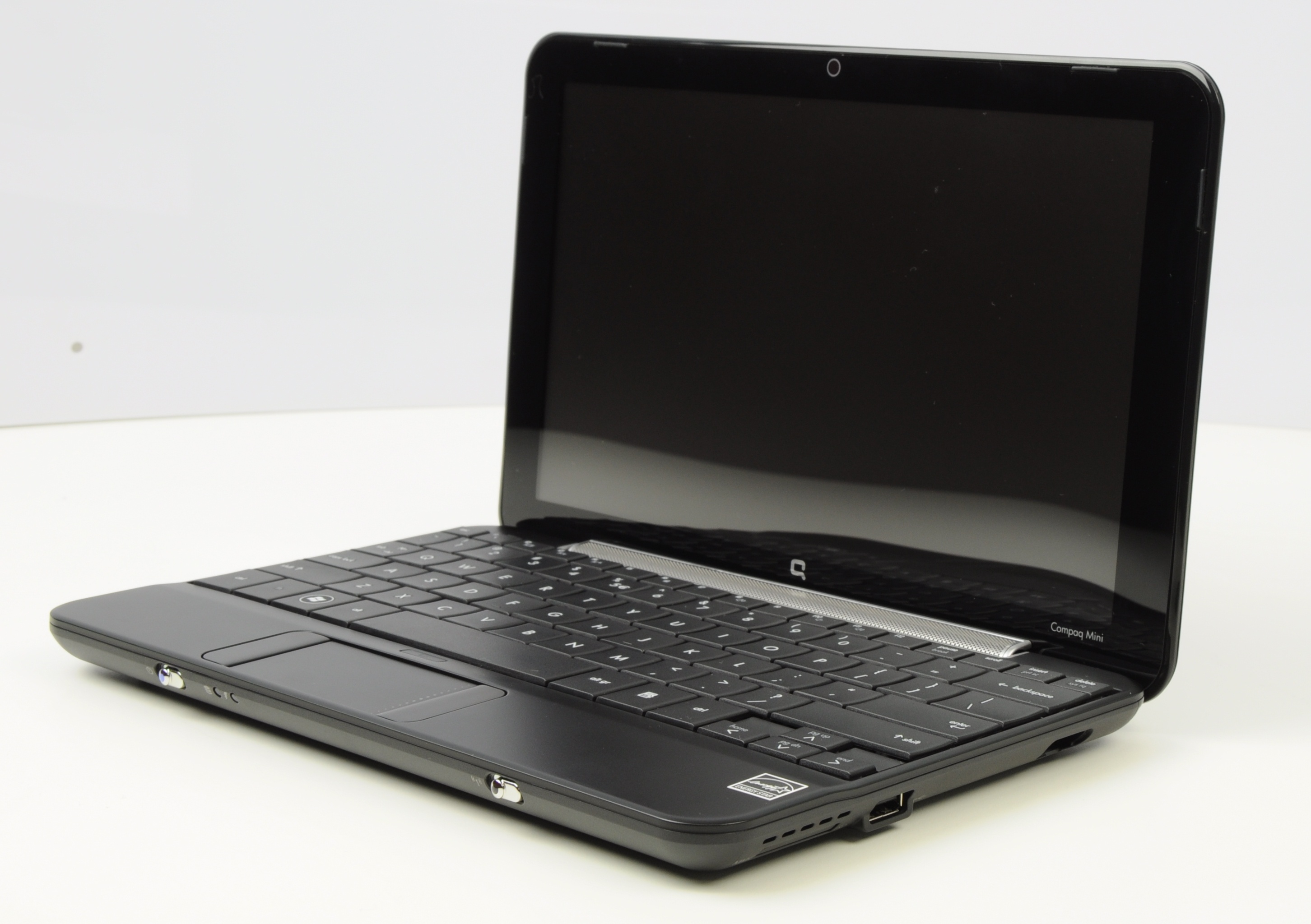 Specificaties van Compaq Mini 700ED pc (NF283EA) - Tweakers