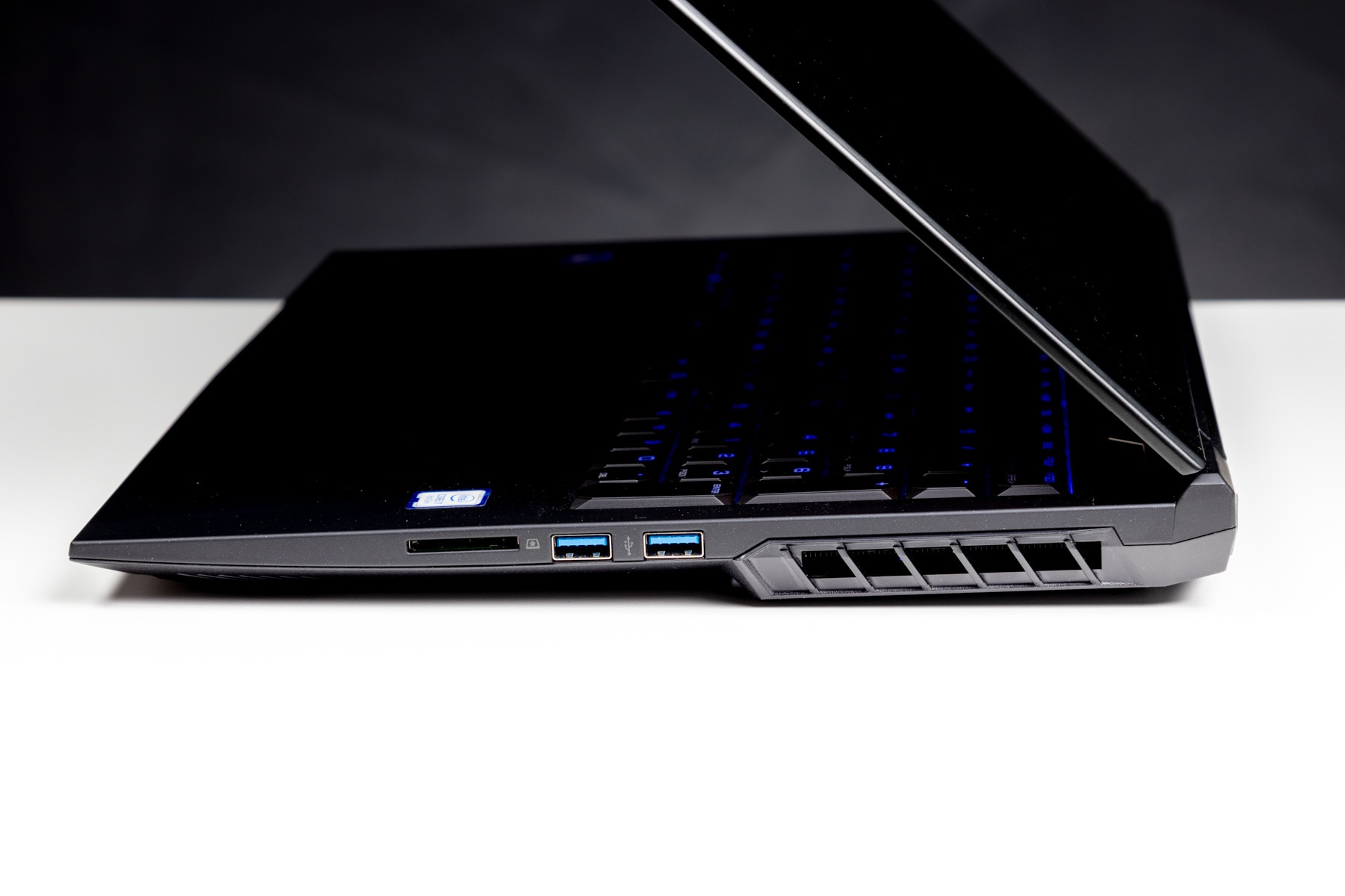 BTO X-book 17X882 Review - Tweakers