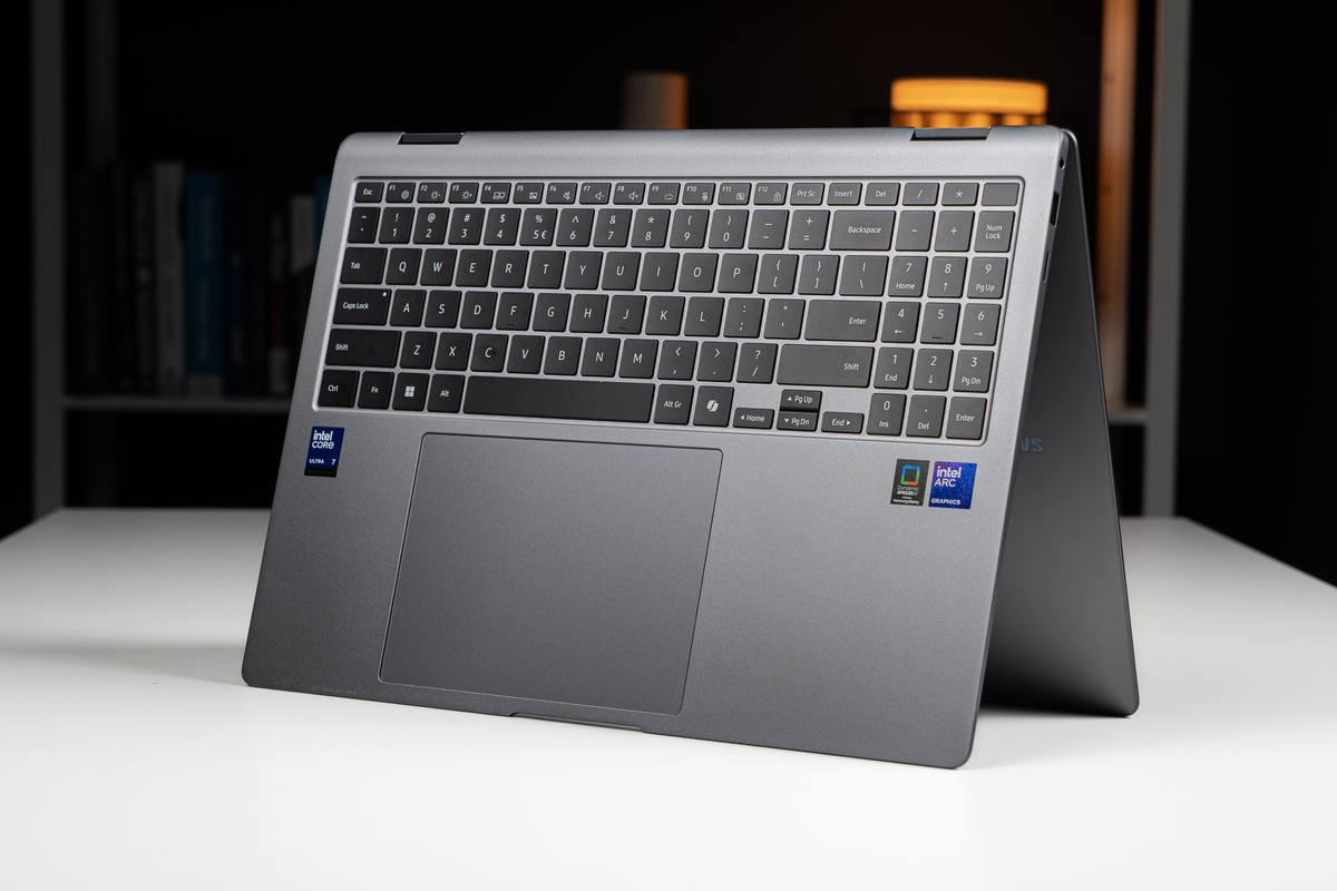 Samsung Galaxy Book5 Pro Review - Tweakers