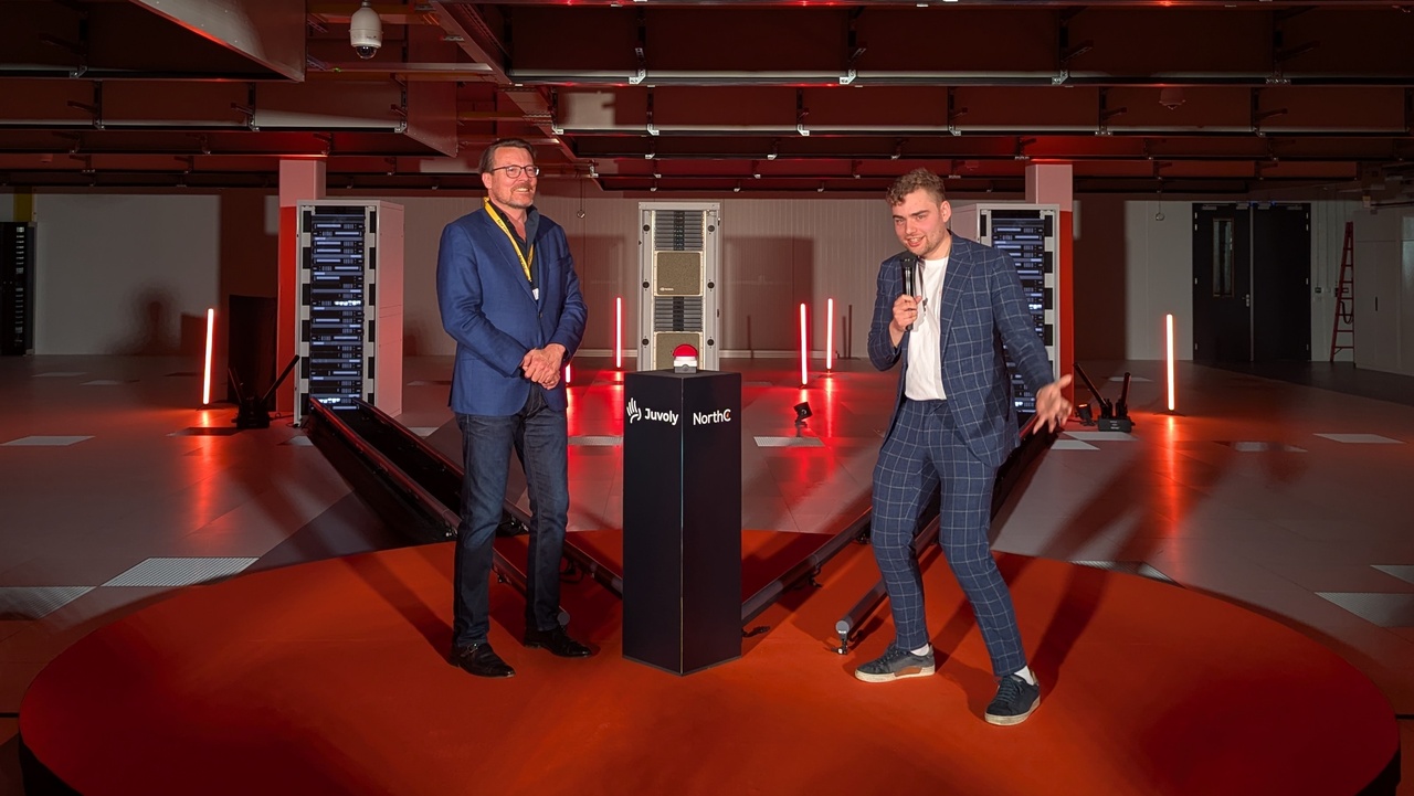 Nederlandse zorgstart-up neemt Nvidia DGX B200 in gebruik voor lokaal AI-model - IT Pro - Nieuws ...