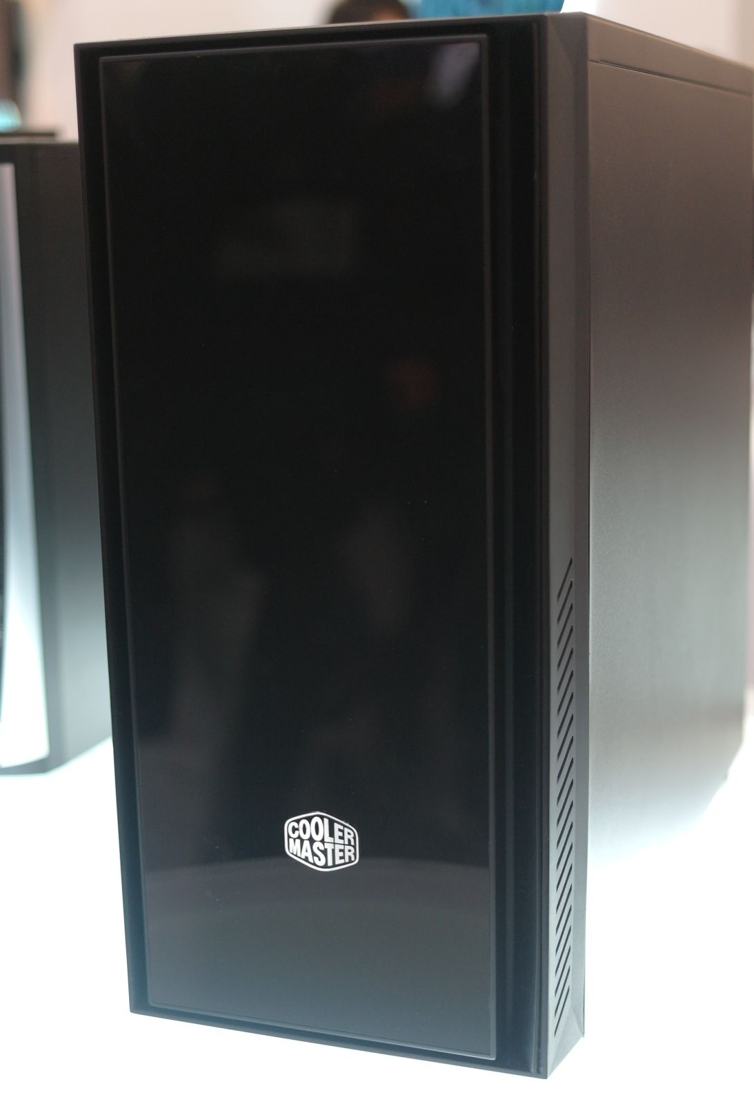 Cebit: Hands-on: Cooler Masters Project Silent M - Tweakers