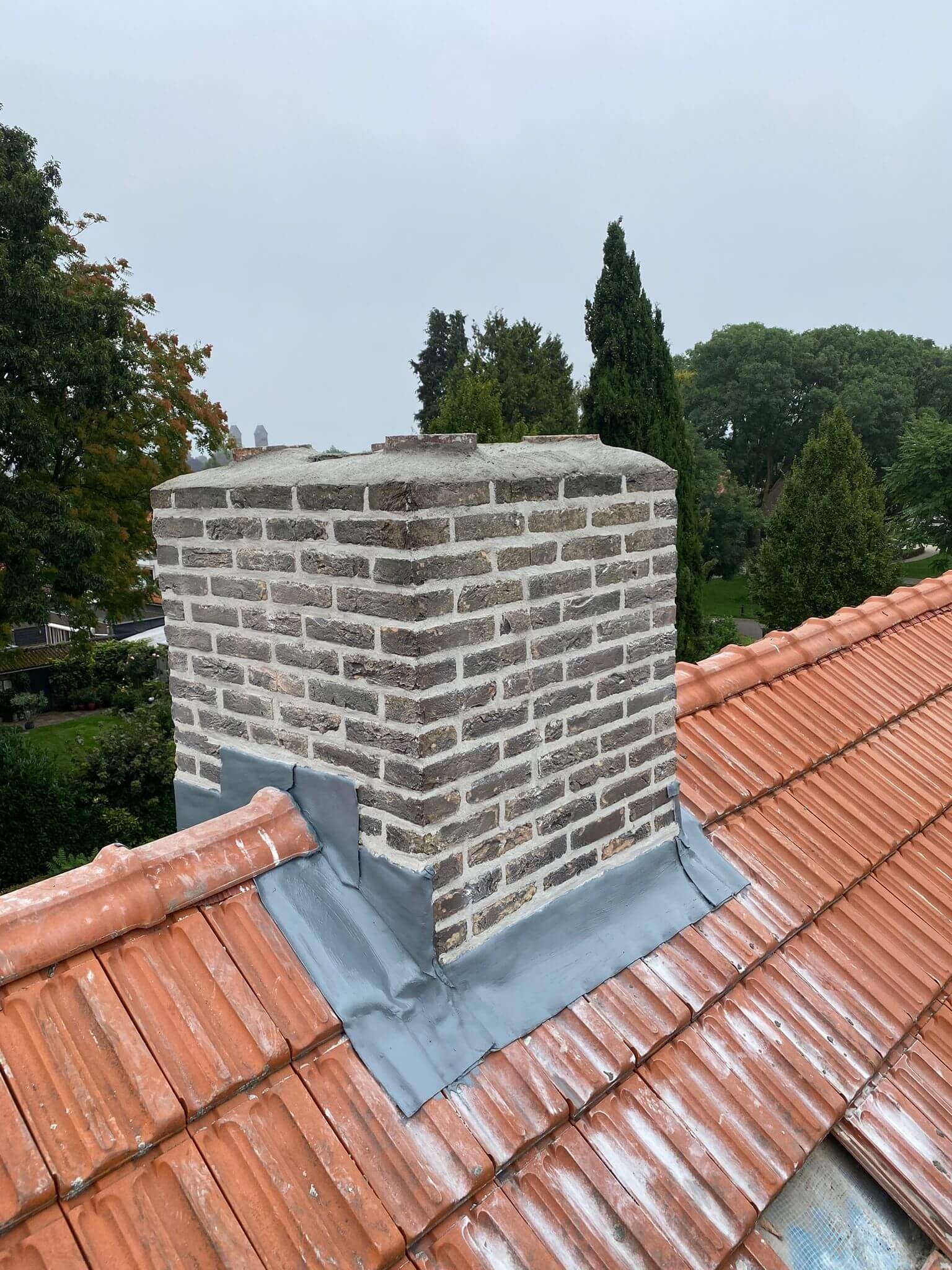 Lekkage zolder schoorsteen - Bouwen en klussen - GoT