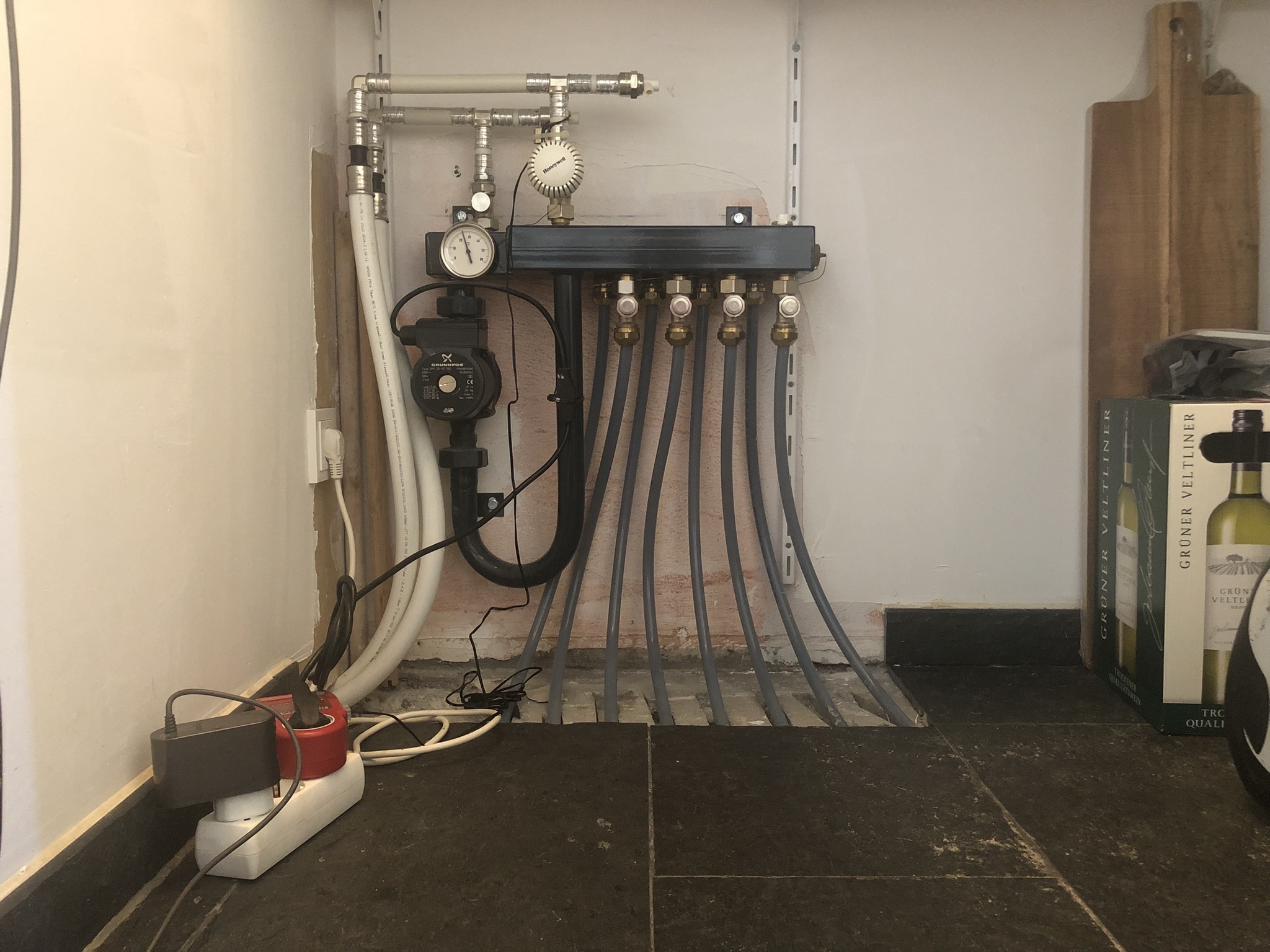 Vloerverwarming verdeler vervangen? - Duurzame energie en installaties - GoT