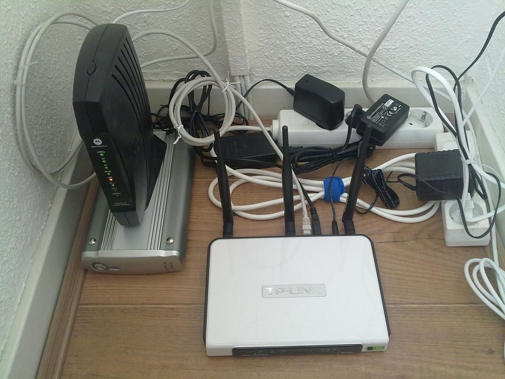 TP-Link TL-WR1043ND-450Mbps Wireless N Gigabit Router (NL model) - J2pc ...