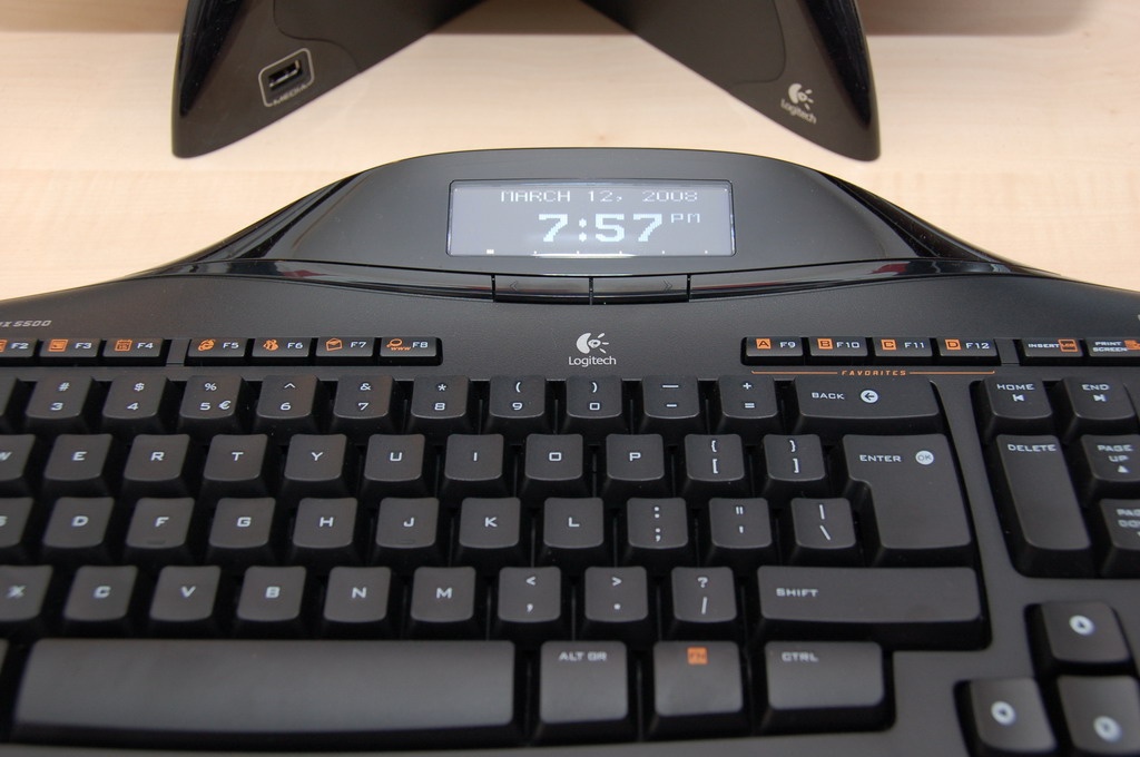 Logitech Cordless Desktop MX 5500 Revolution - Roy - Product reviews ...